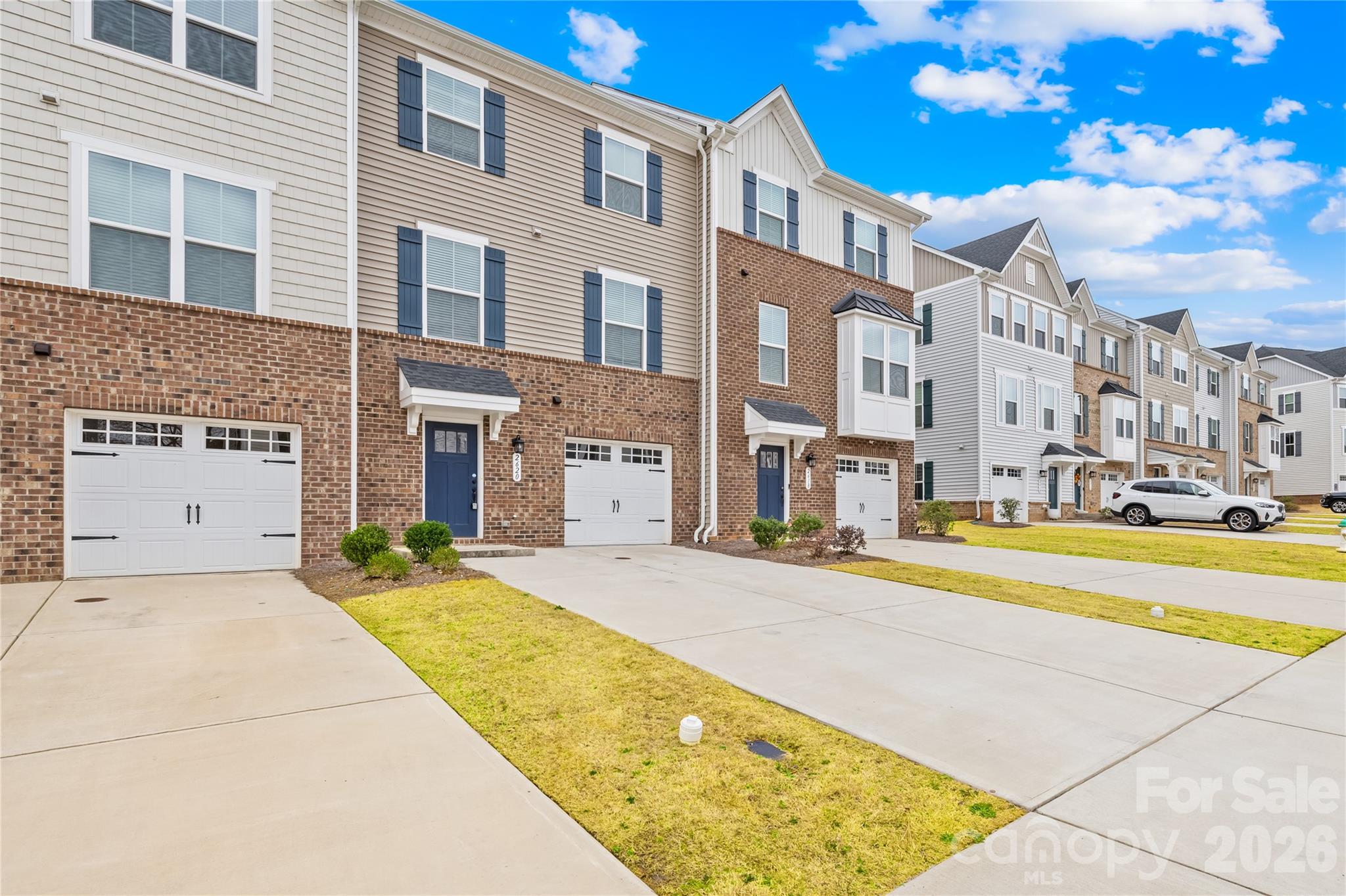 Photo 2 of 2620 Grantham Place Drive, Fort Mill, SC
