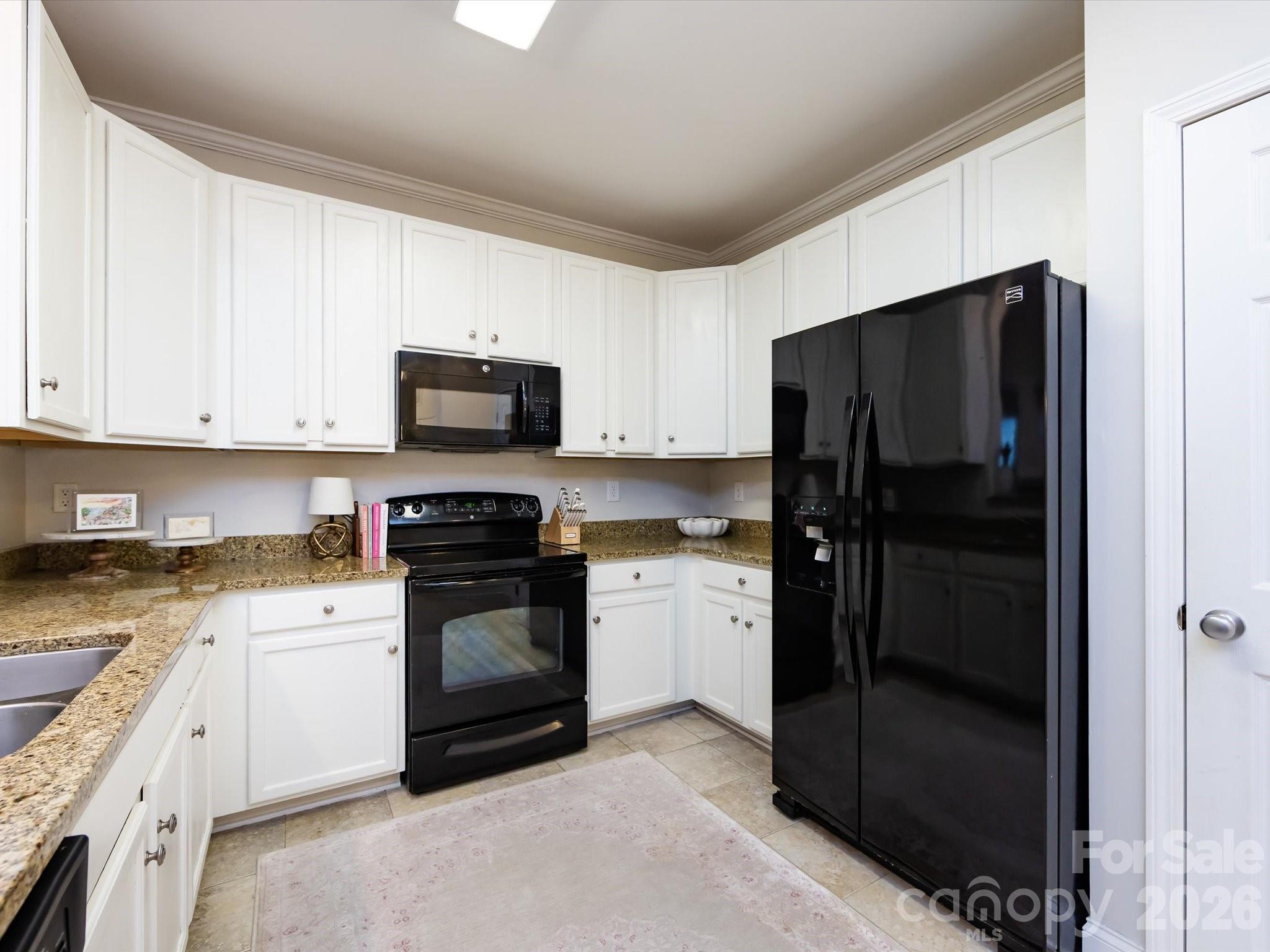 Photo 8 of 1000 E Woodlawn Road113, Charlotte, NC