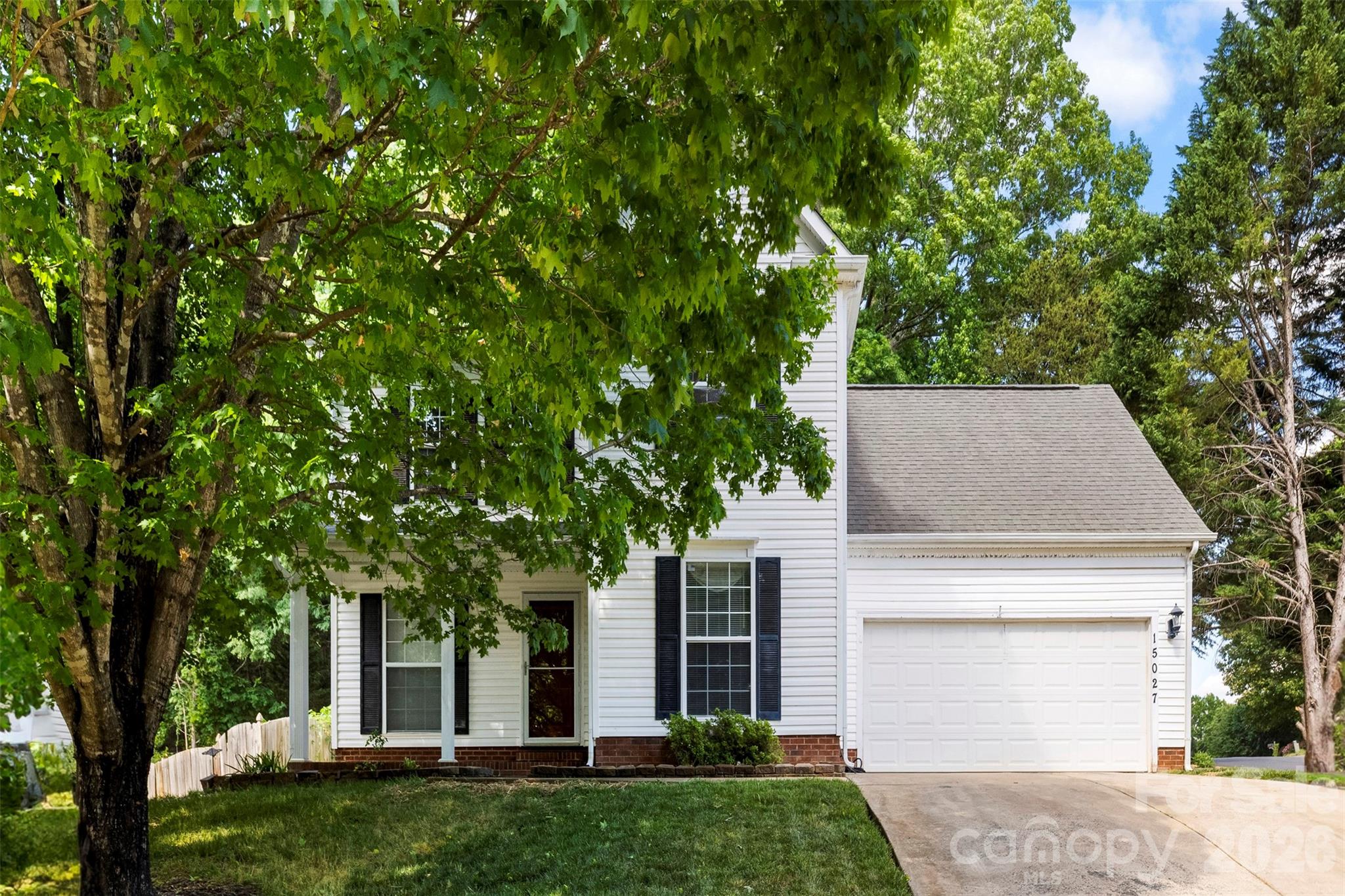 Photo 2 of 15027 Ashlight Drive, Charlotte, NC