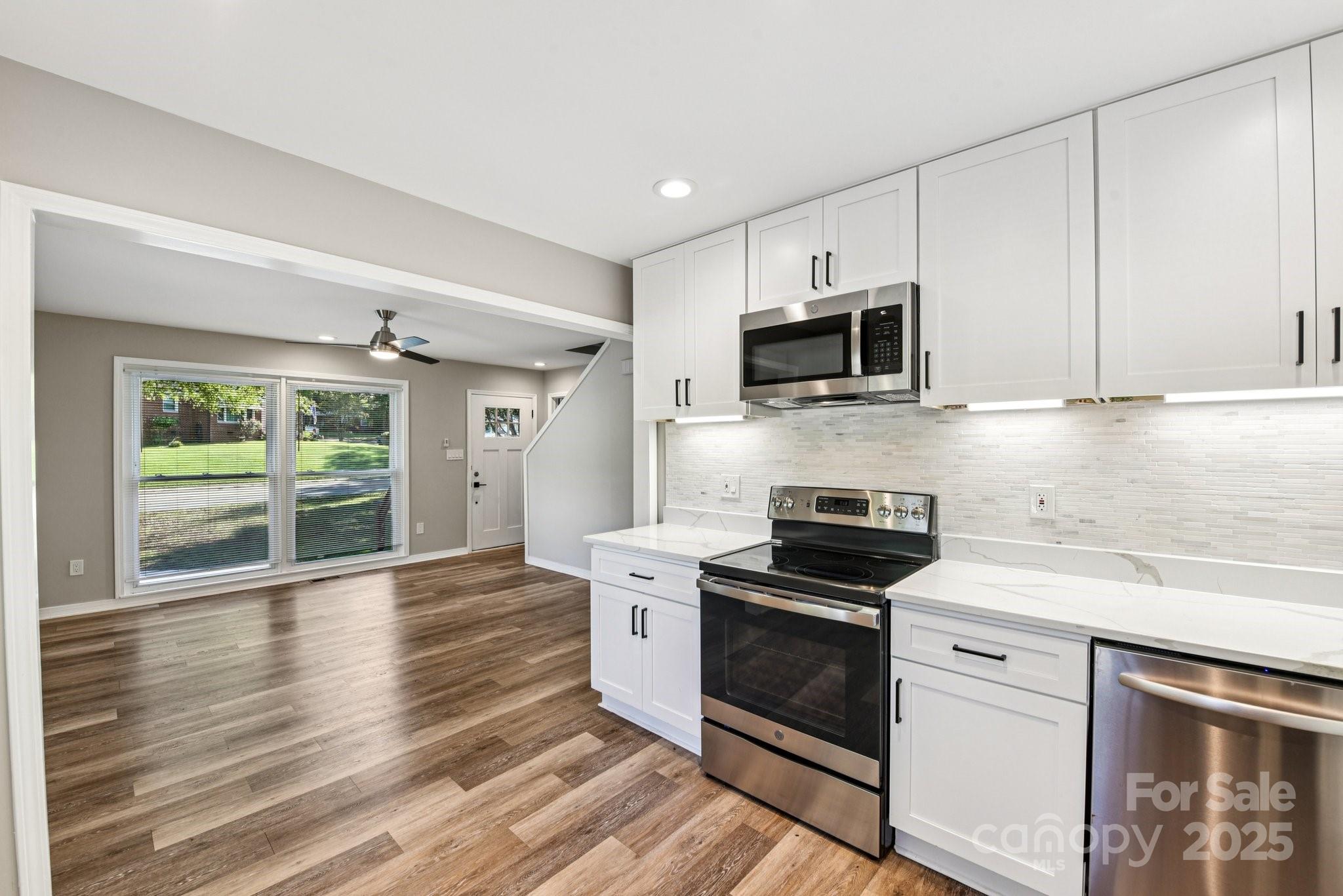 Photo 11 of 3209 Eastwood Drive, Charlotte, NC