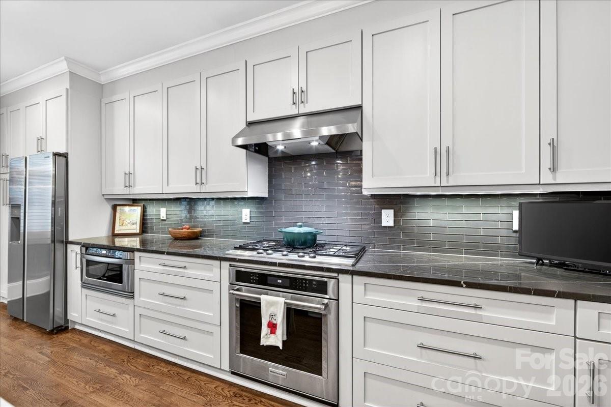 202 Perrin Place, Charlotte, NC - photo 18 of 39