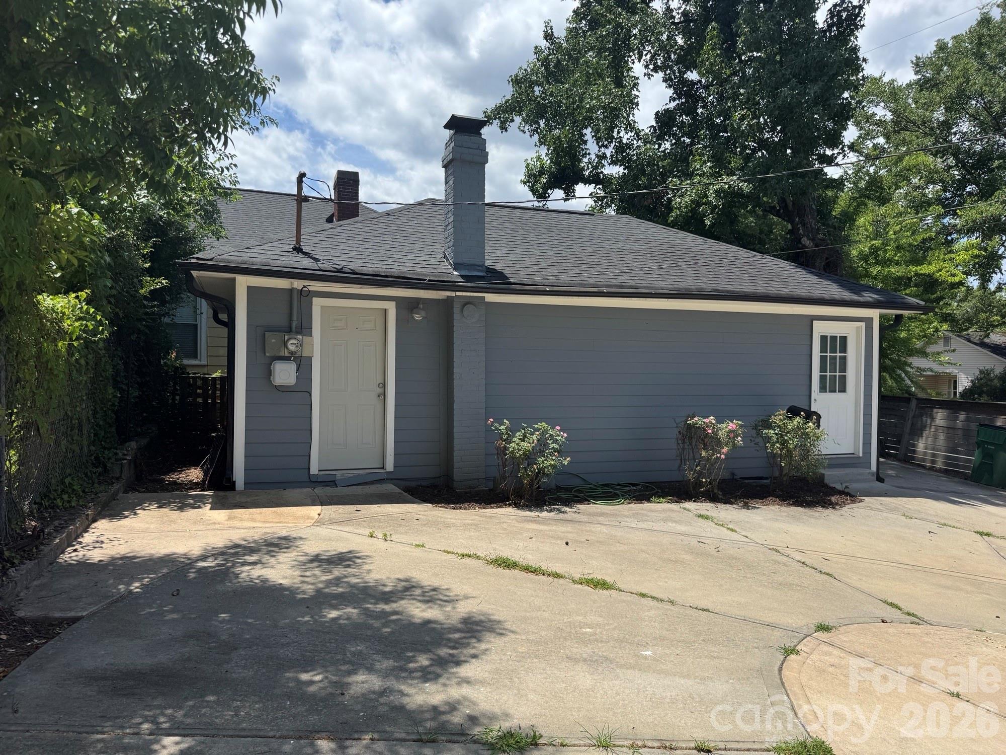 Photo 3 of 1416 Parkwood Avenue, Charlotte, NC