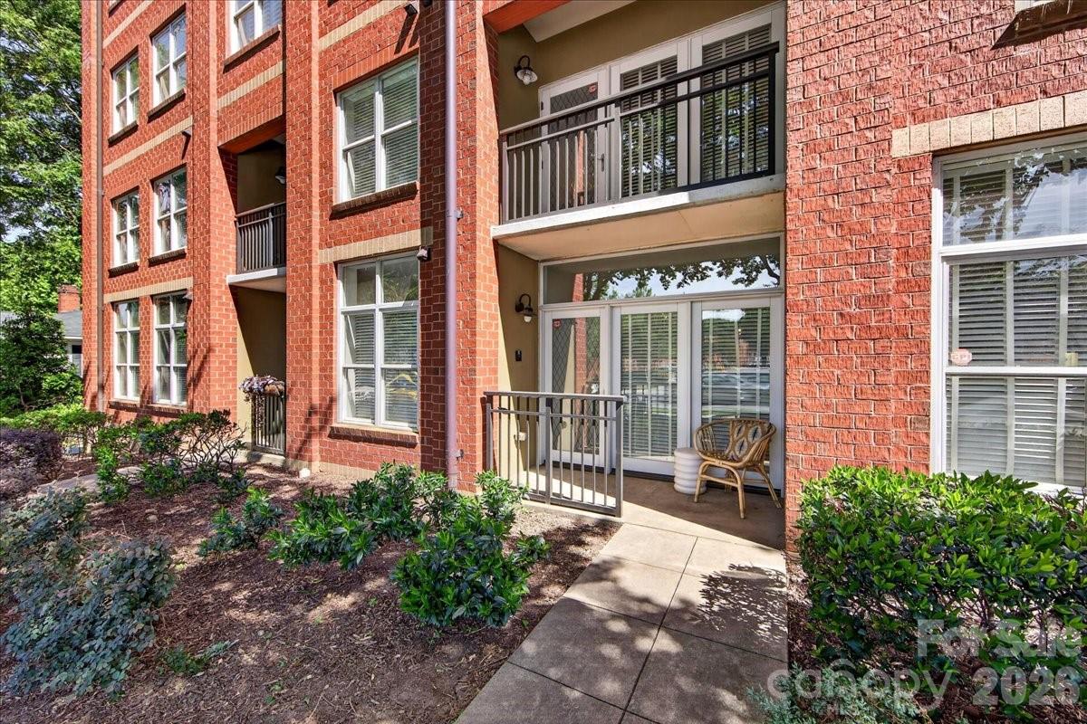 Home for sale at 1320 Fillmore Avenue105, Charlotte, NC — photo 1 of 31