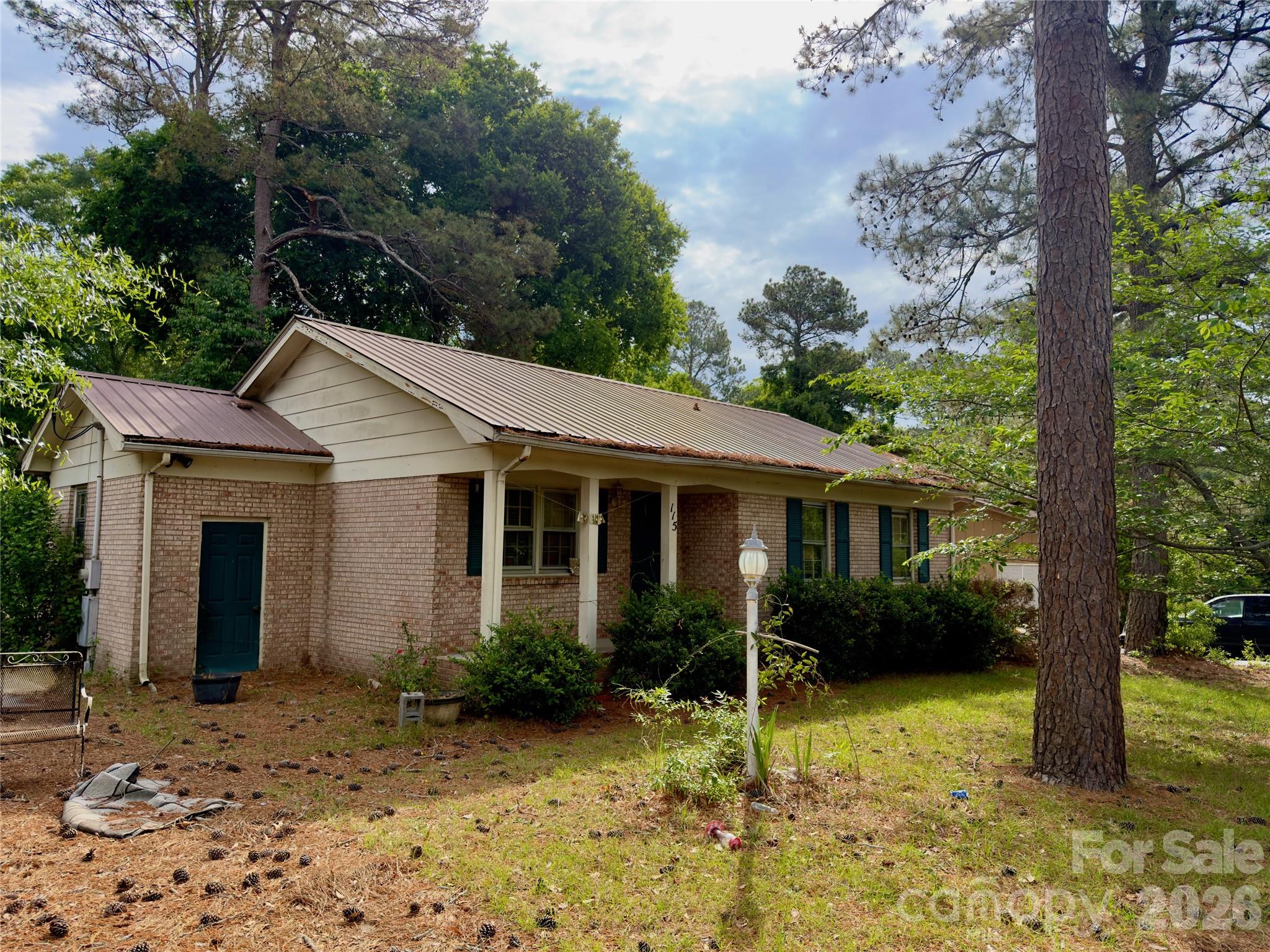 Exterior of 115 S White Oak Street, Morven, NC