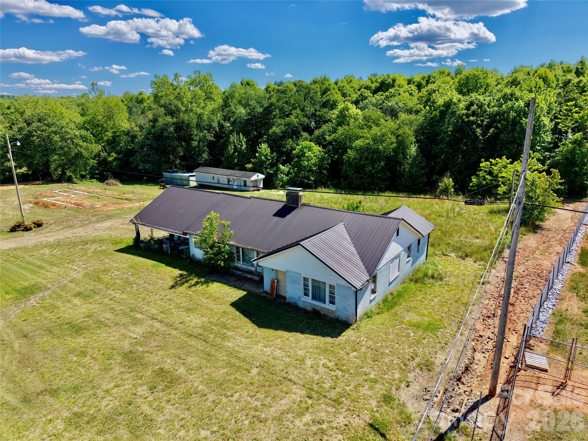 1263 NC 16 Highway N, Taylorsville, NC - photo 4 of 48