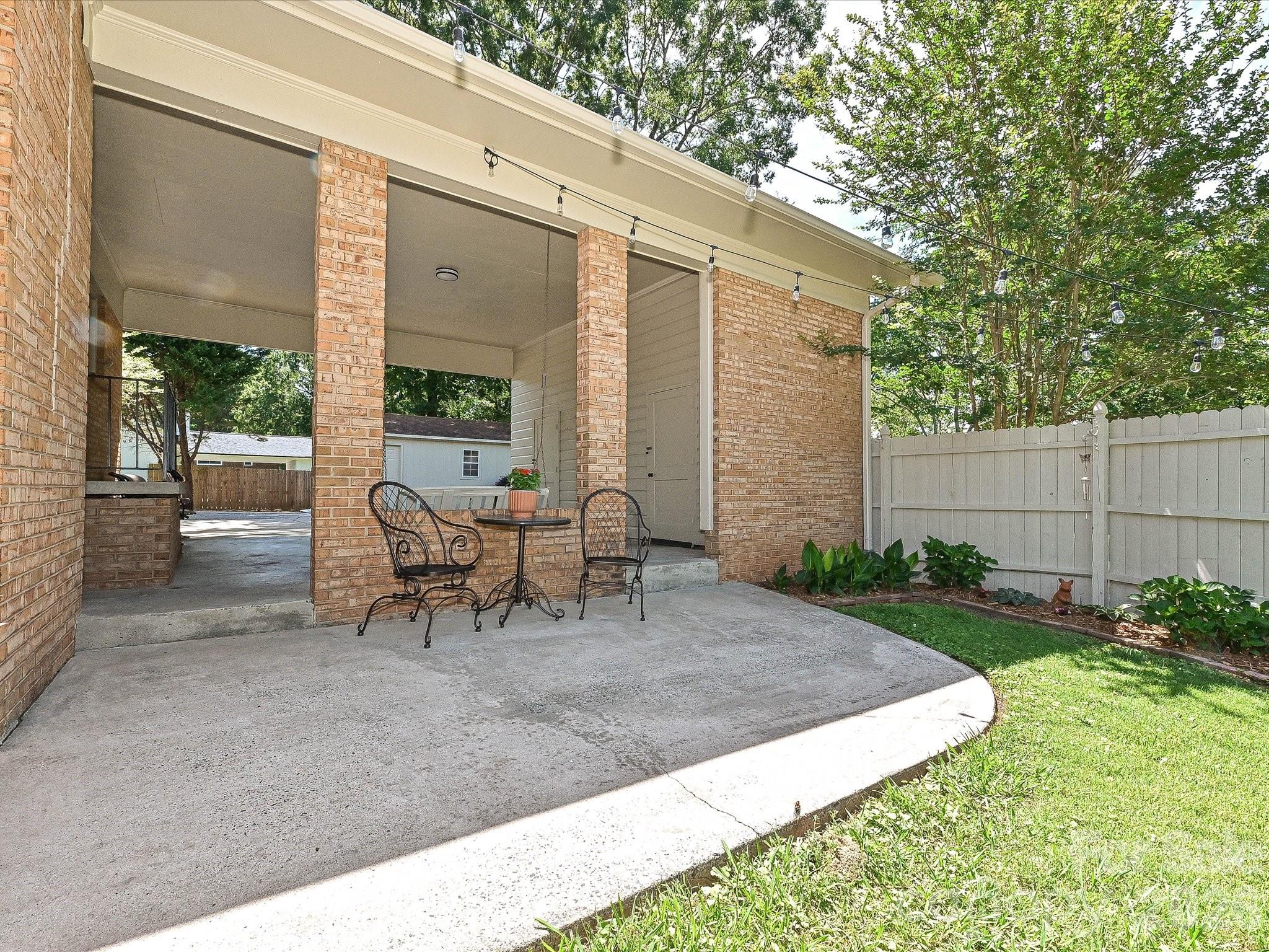 Photo 28 of 218 Sturbridge Drive, Charlotte, NC