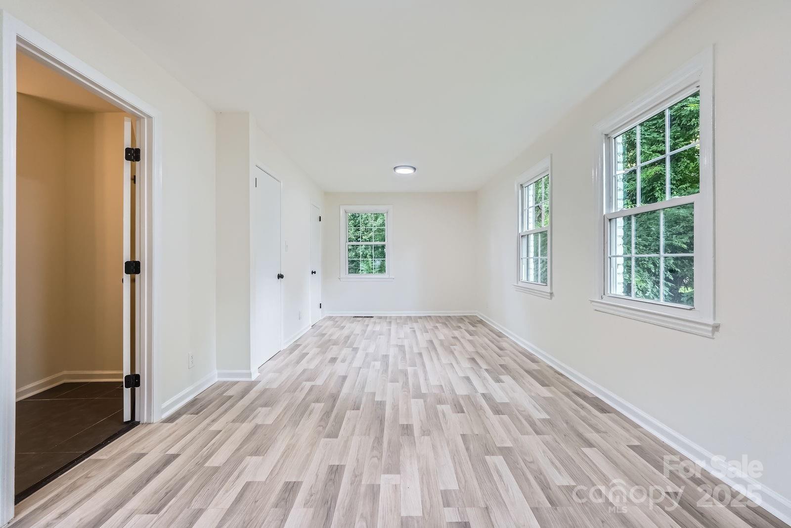 1224 E Woodlawn Road, Charlotte, NC - photo 14 of 48