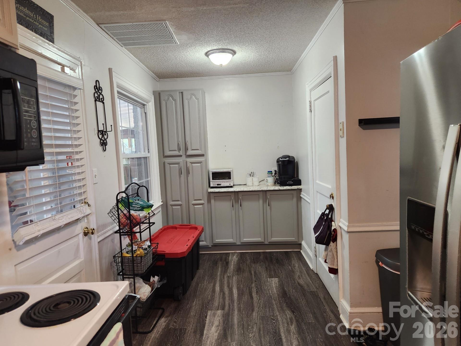 Photo 8 of 3922 Mcmillan Street, Charlotte, NC