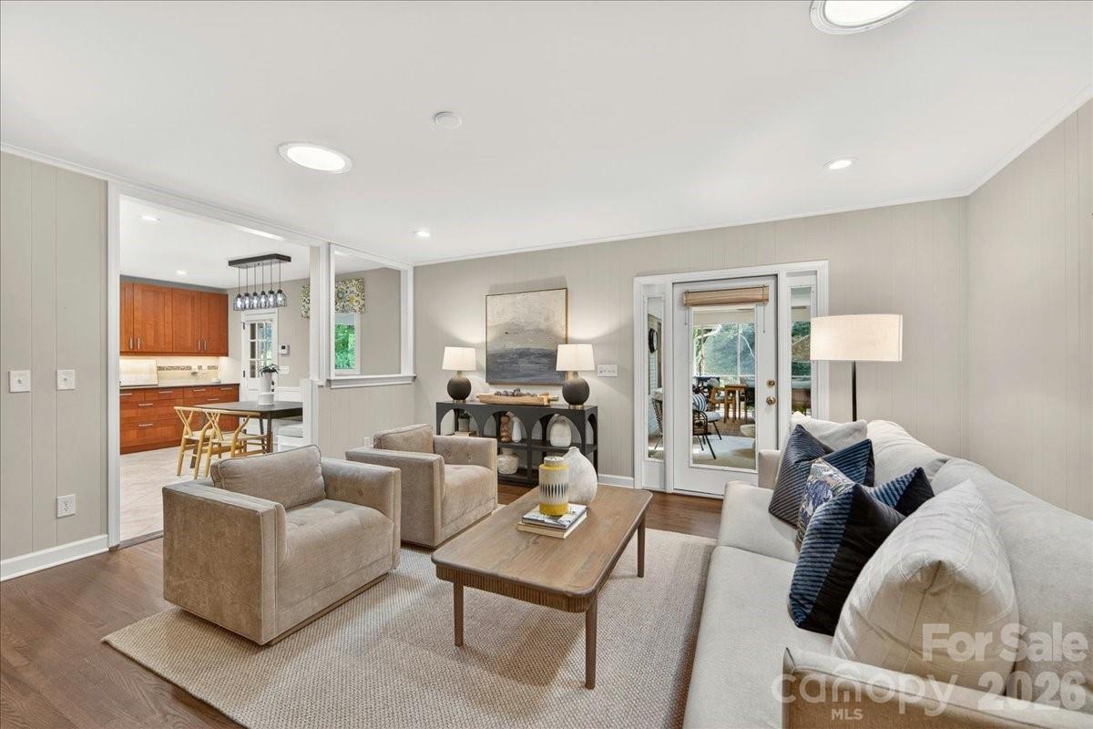 Photo 24 of 1128 Court Drive, Charlotte, NC