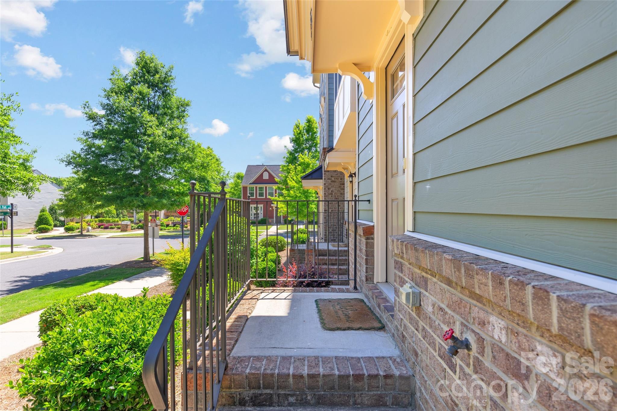 Photo 3 of 4248 Audubon Park Drive, Charlotte, NC