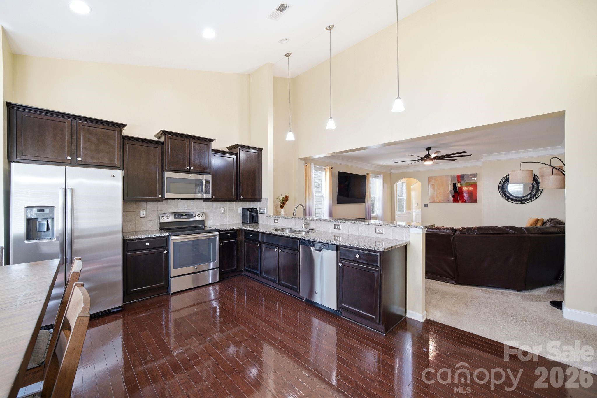 Photo 6 of 423 Knothole Lane, Charlotte, NC