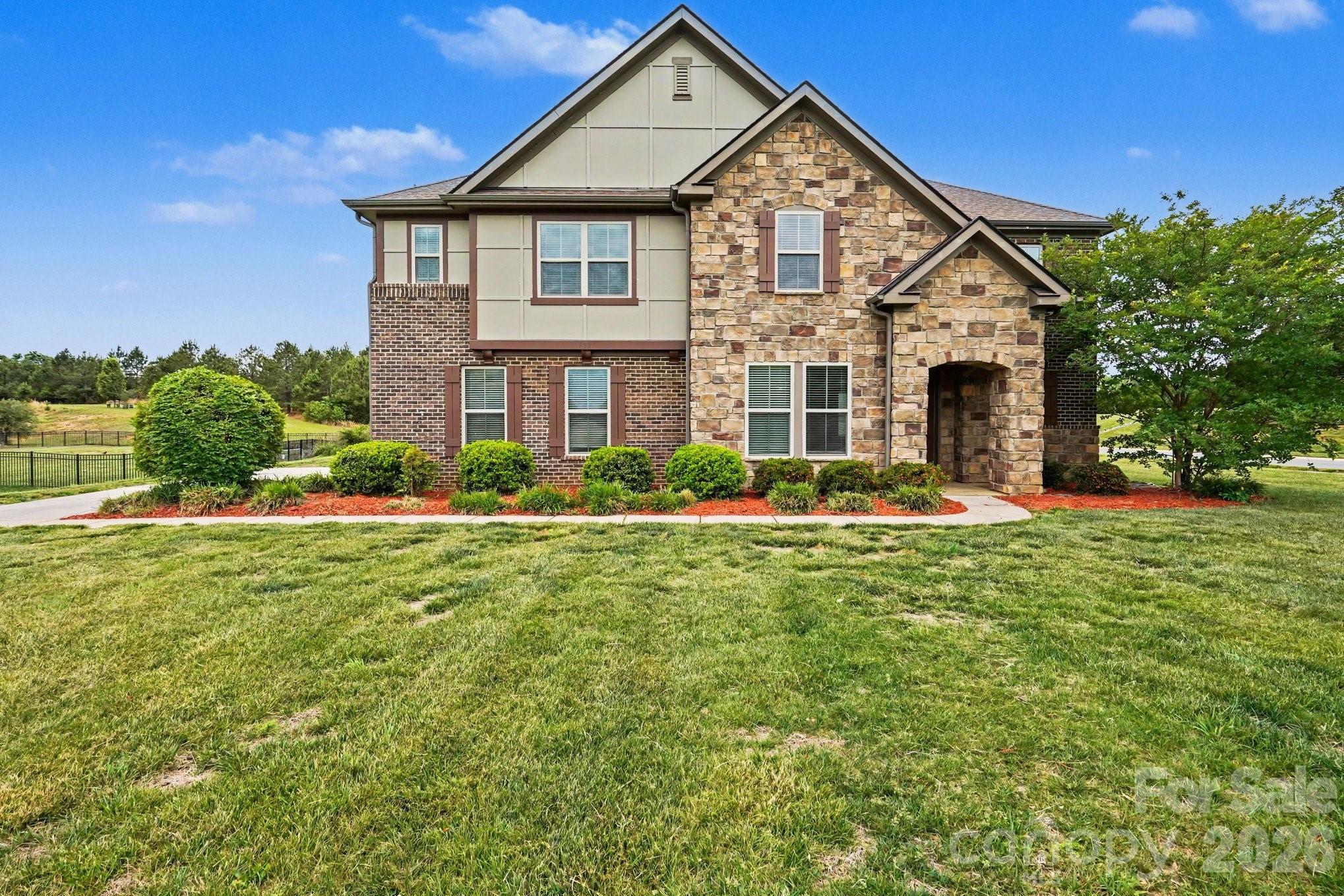 502 Alucio Court, Matthews, NC