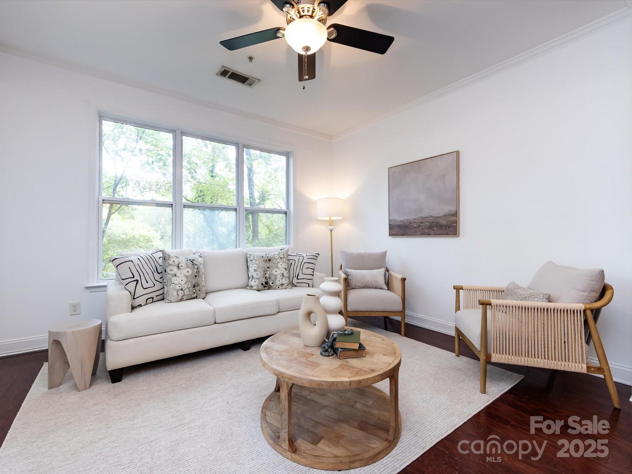 Photo 13 of 1000 E Woodlawn Road216, Charlotte, NC
