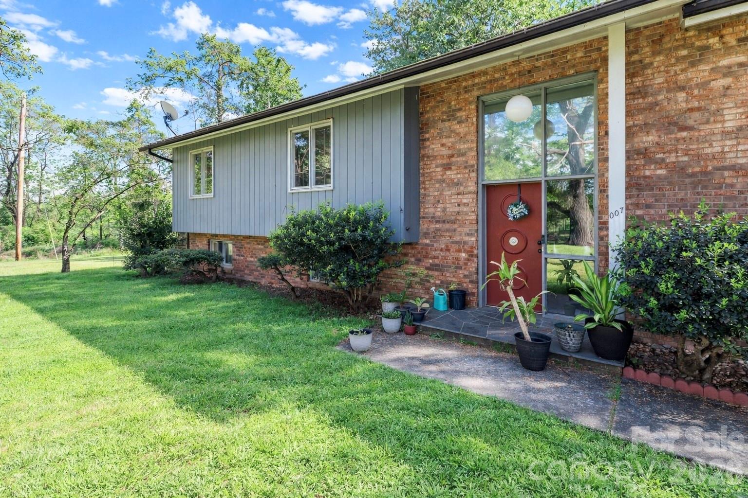 Photo 2 of 225 Midway Road, Statesville, NC