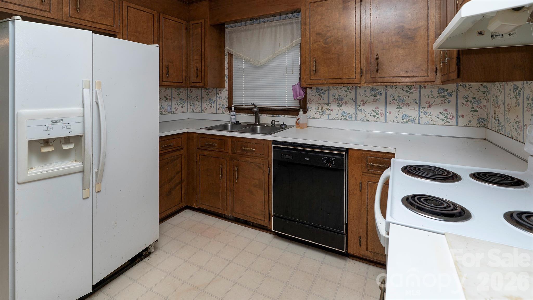 Photo 10 of 1141 Cameo Court, Charlotte, NC