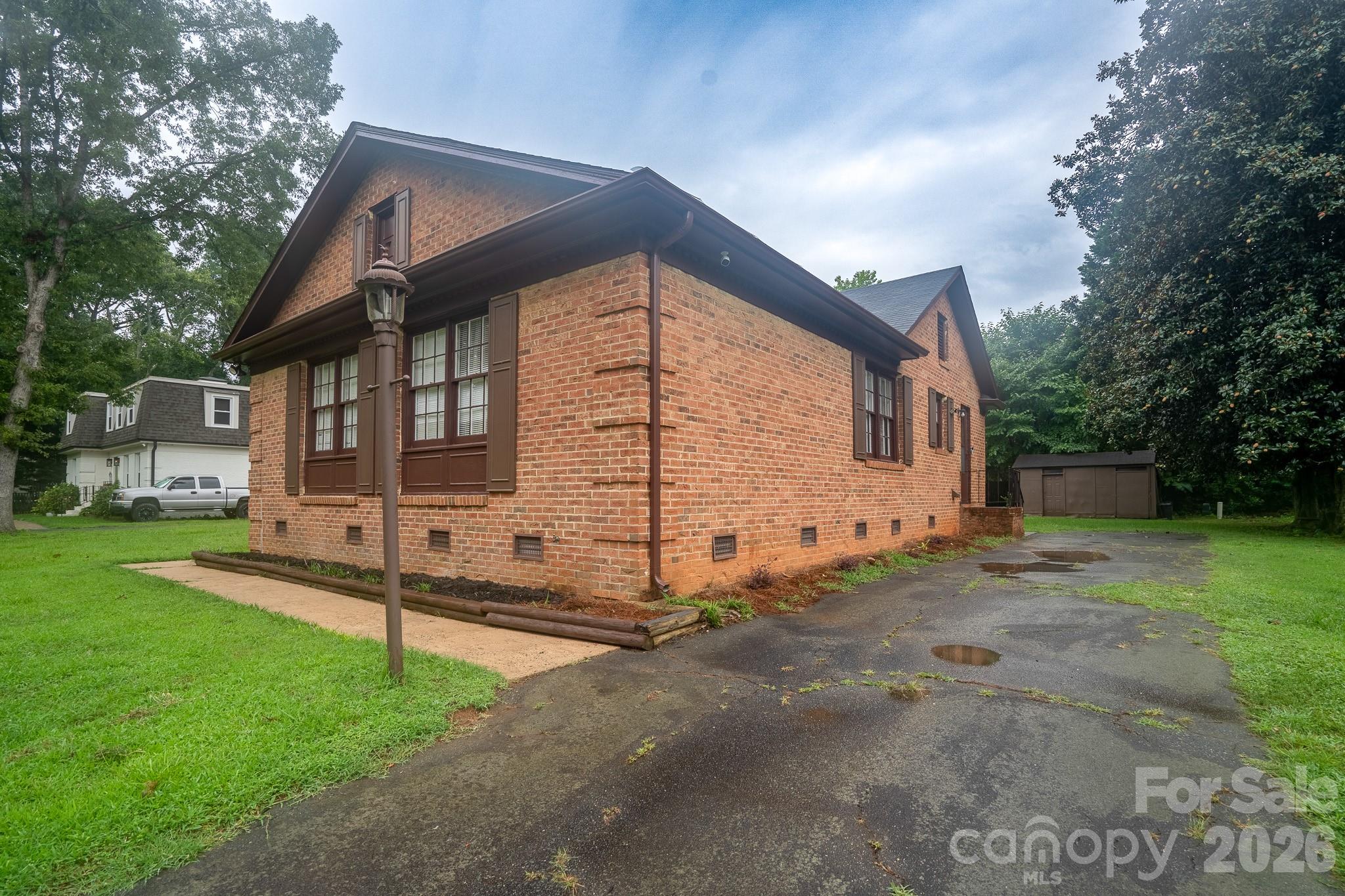 Photo 3 of 5742 faulconbridge Road, Charlotte, NC