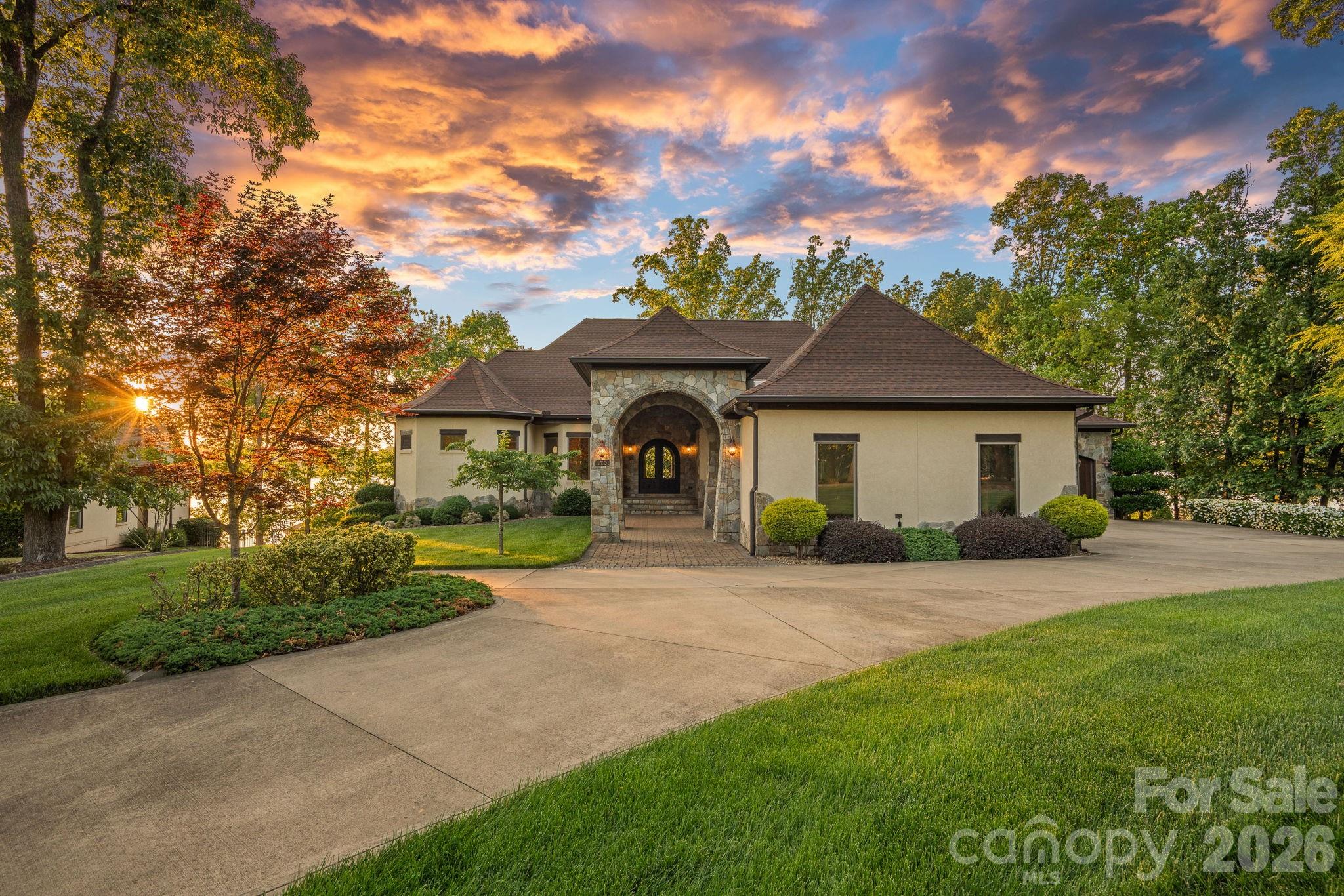 170 Fawn Lane, Mooresville, NC - photo 1 of 39