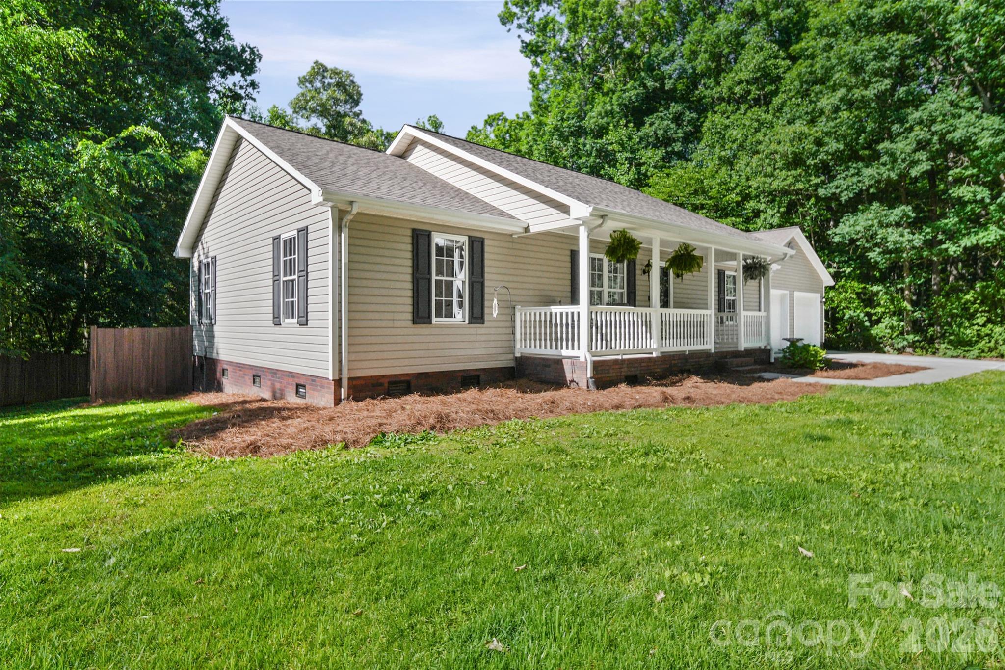 Photo 4 of 39328 Holly Ridge Road, New London, NC