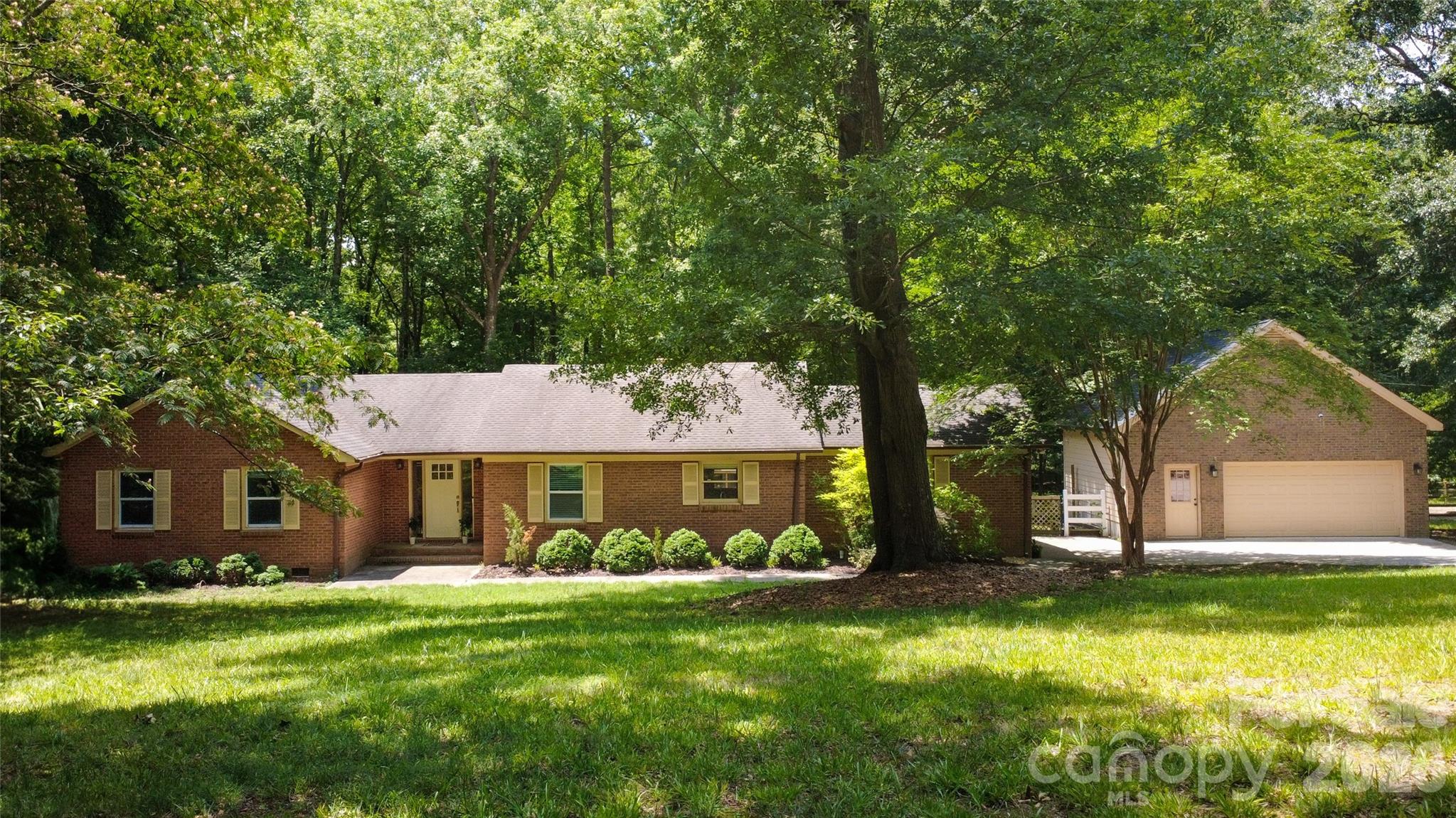 Home for sale at 292 Canonero Place, Fort Mill, SC — photo 1 of 30