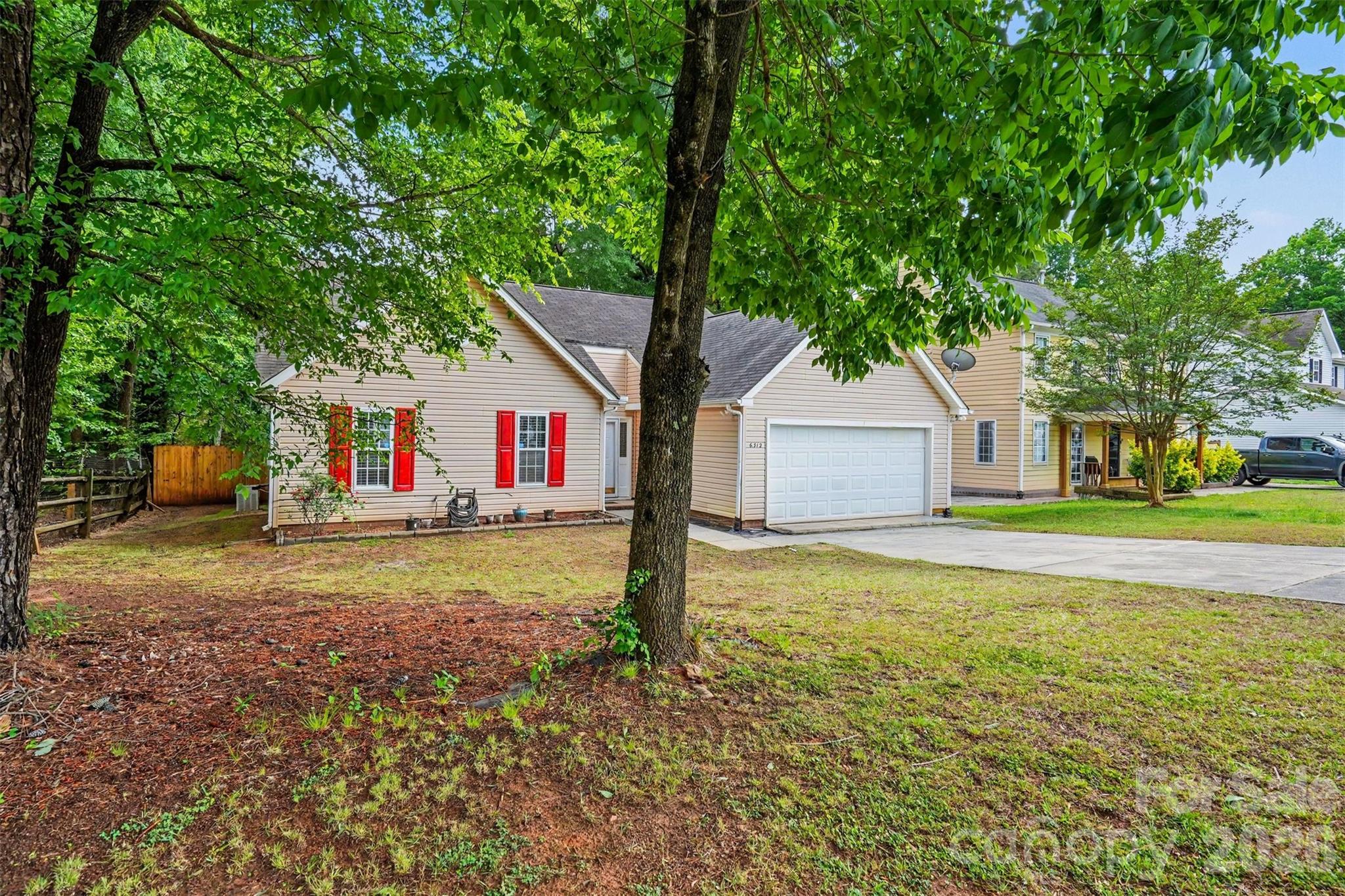 6312 Trysting Road, Charlotte, NC - photo 4 of 28