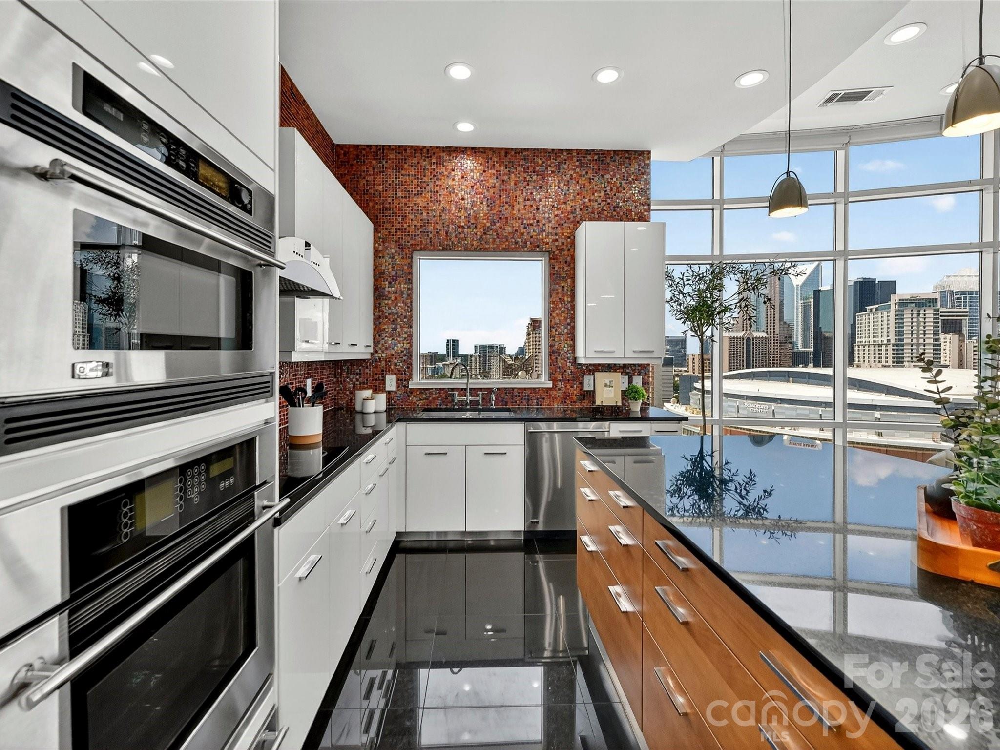 Photo 8 of 505 E 6th Street1601, Charlotte, NC
