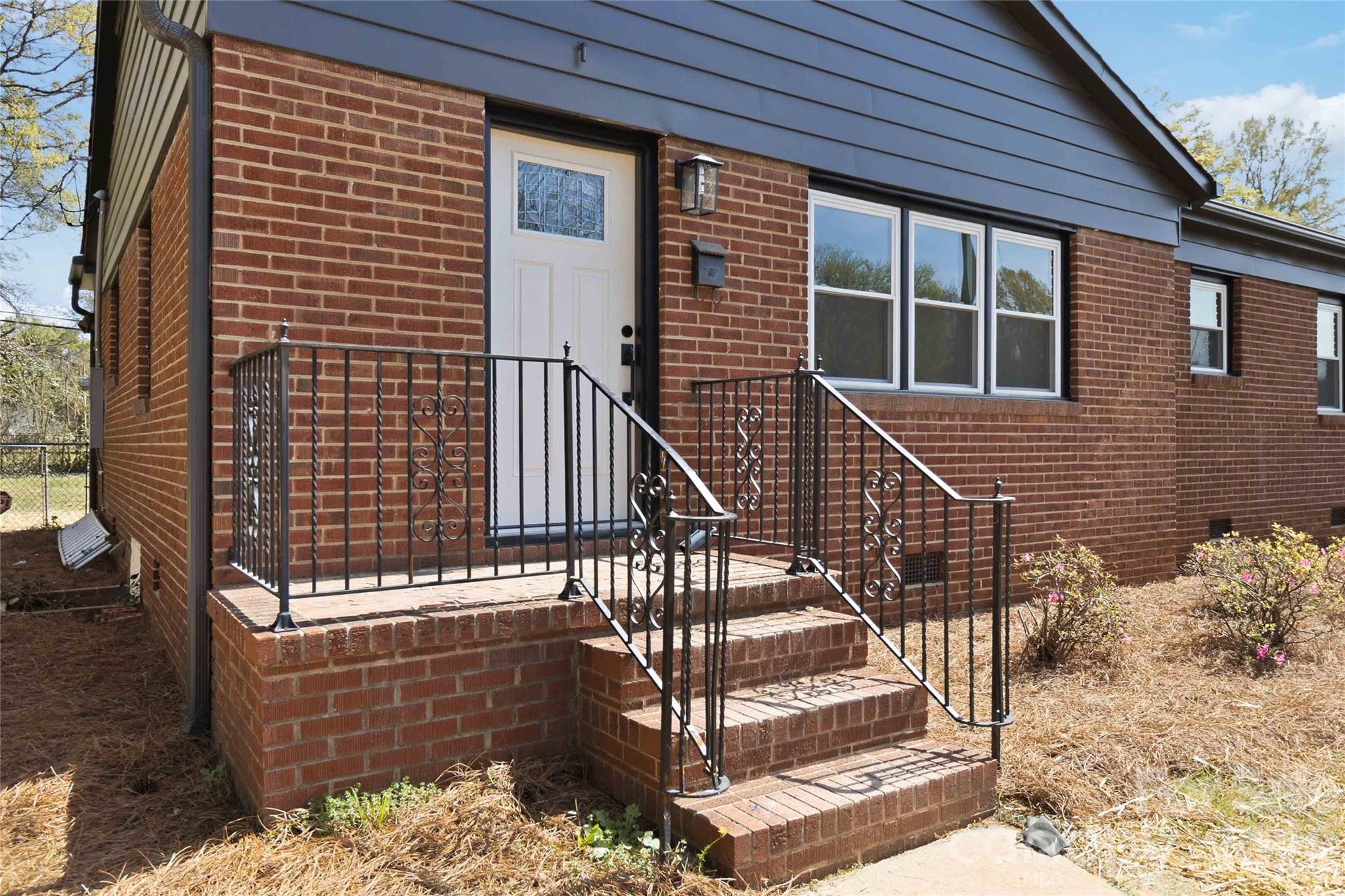 Photo 3 of 3609 Eastway Drive, Charlotte, NC