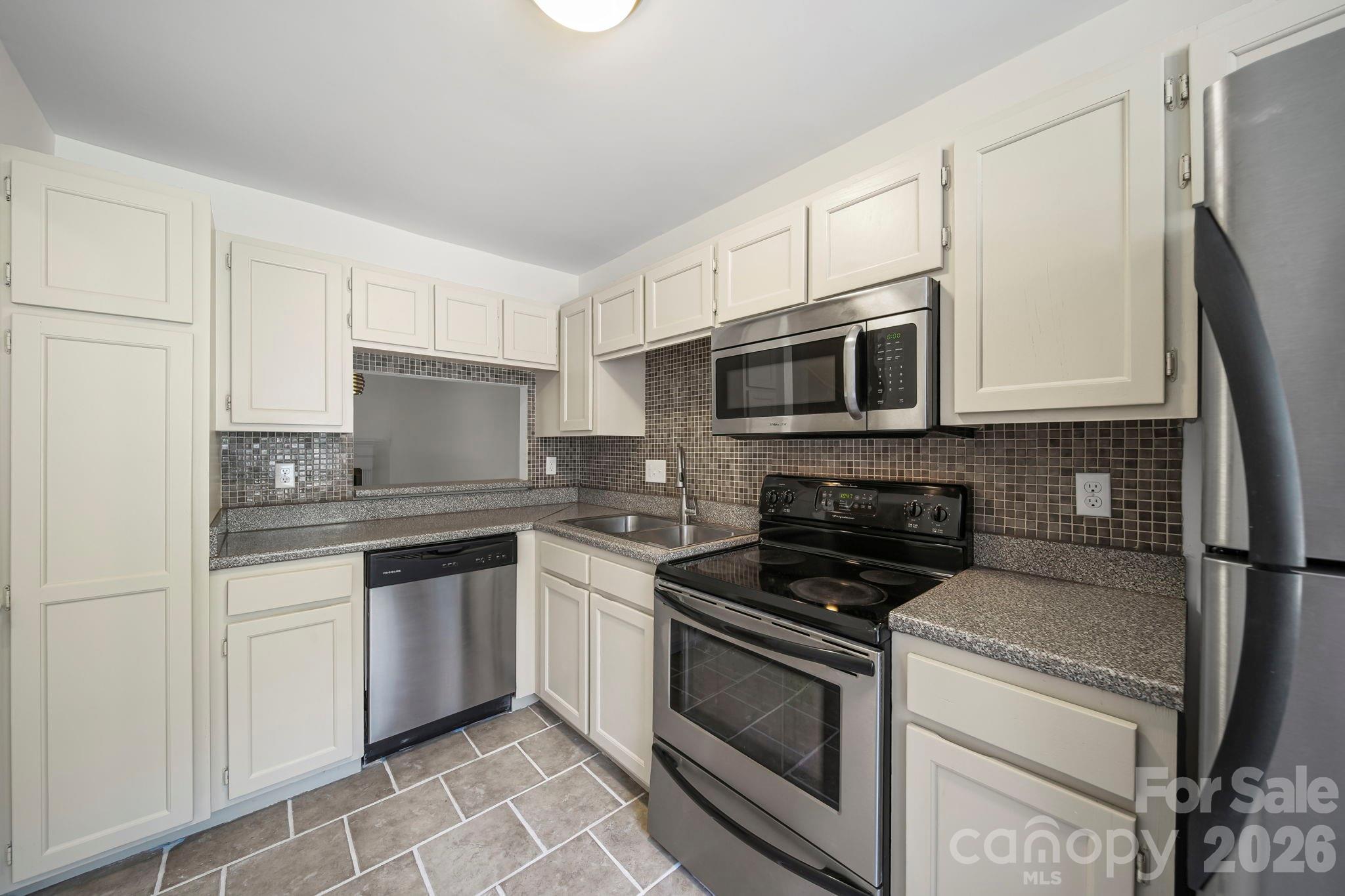 Photo 11 of 8217 Pineville Matthews RoadC, Charlotte, NC