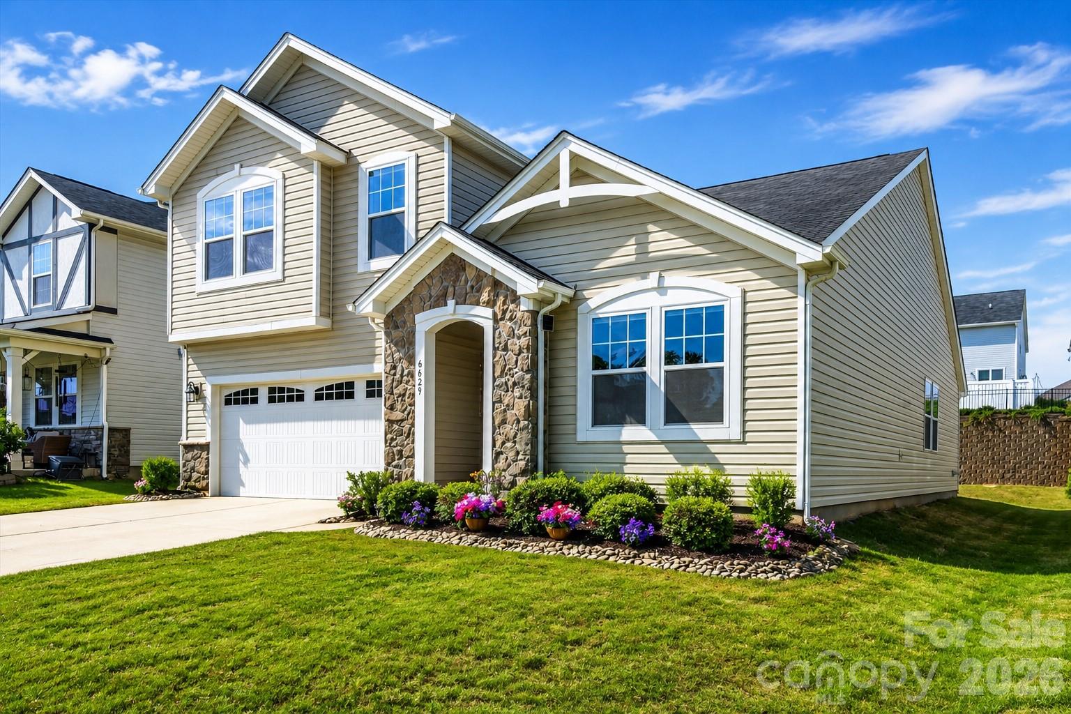Home for sale at 6629 Meridale Forest Drive, Charlotte, NC — photo 1 of 35
