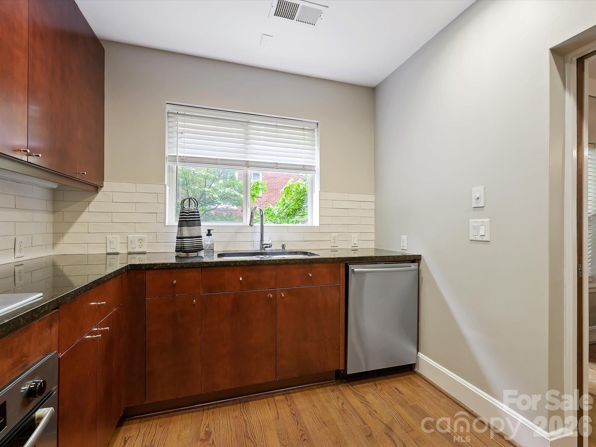 Photo 17 of 420 Queens Road3, Charlotte, NC