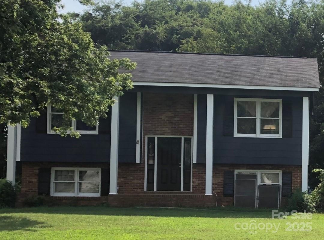 Home for sale at 5601 Beaconsfield Road30, Charlotte, NC — photo 1 of 15