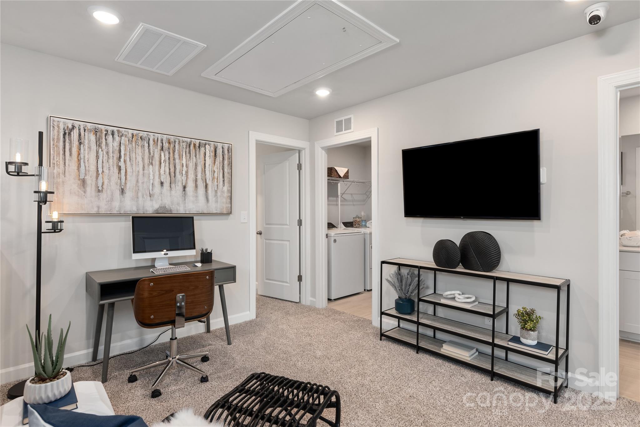 Photo 6 of 8036 Hidden Springs Trail, Charlotte, NC
