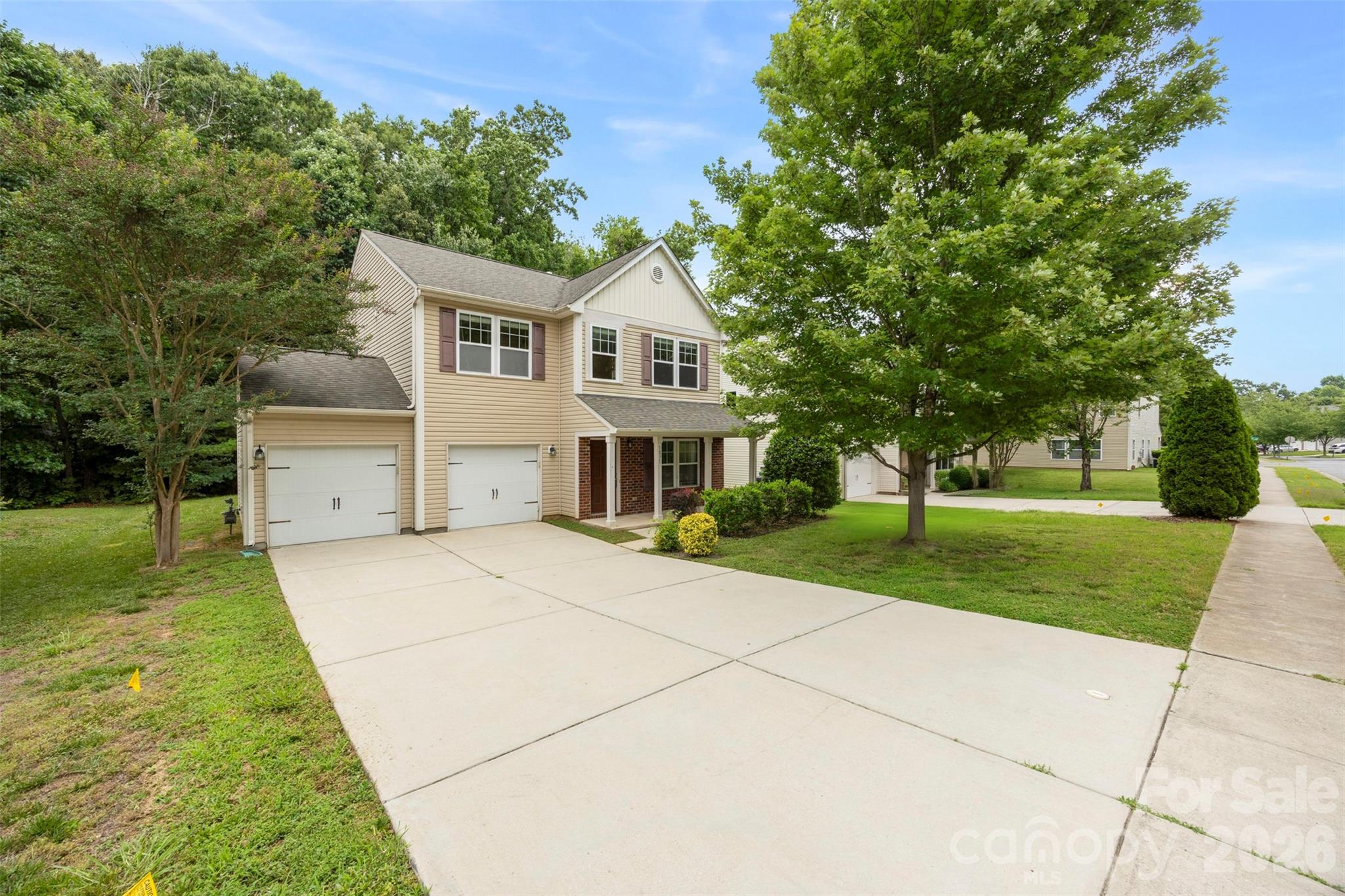 Home for sale at 1831 Yaupon Road, Charlotte, NC — photo 4 of 39