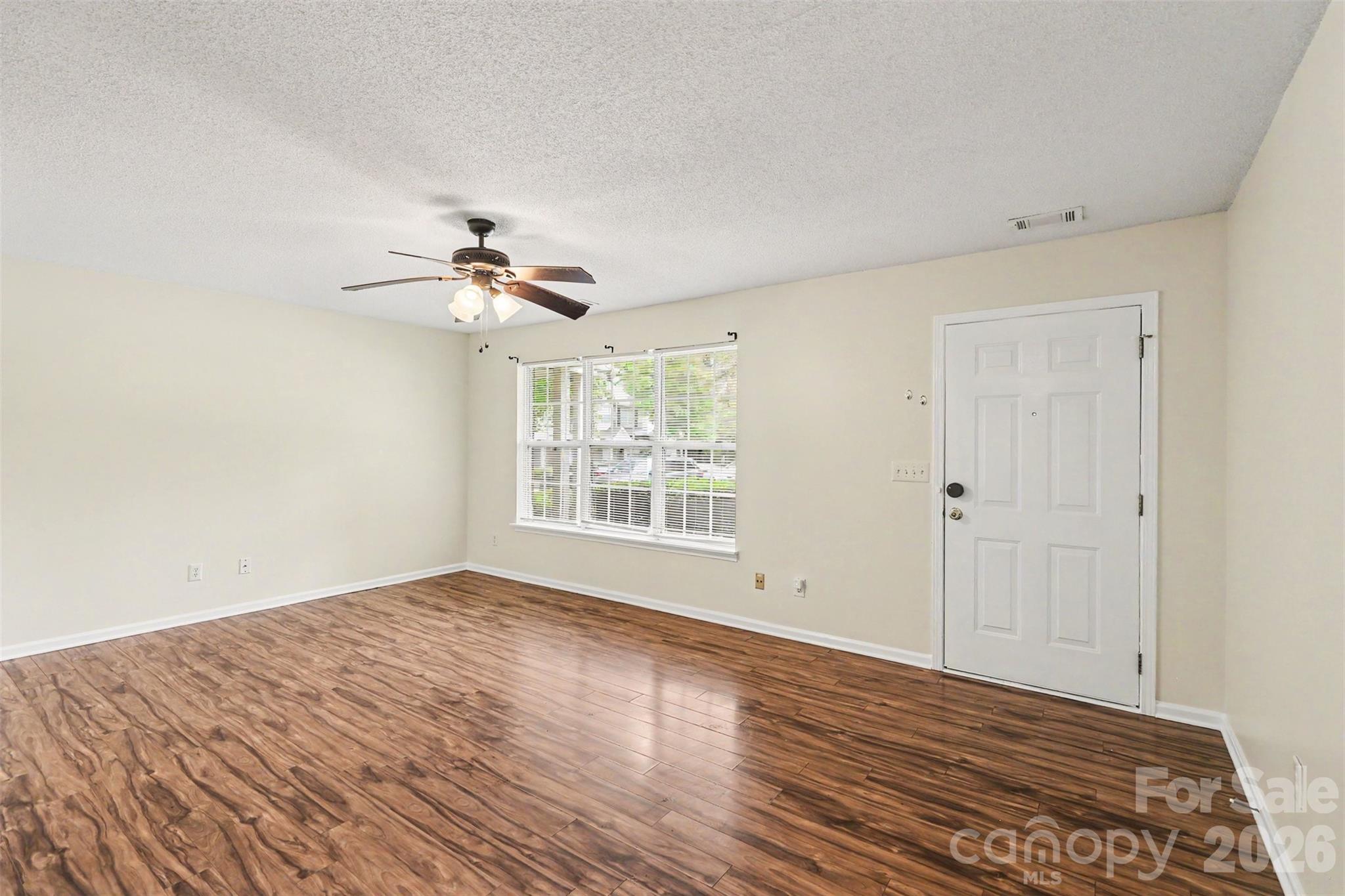 Photo 3 of 5833 Cougar Lane, Charlotte, NC