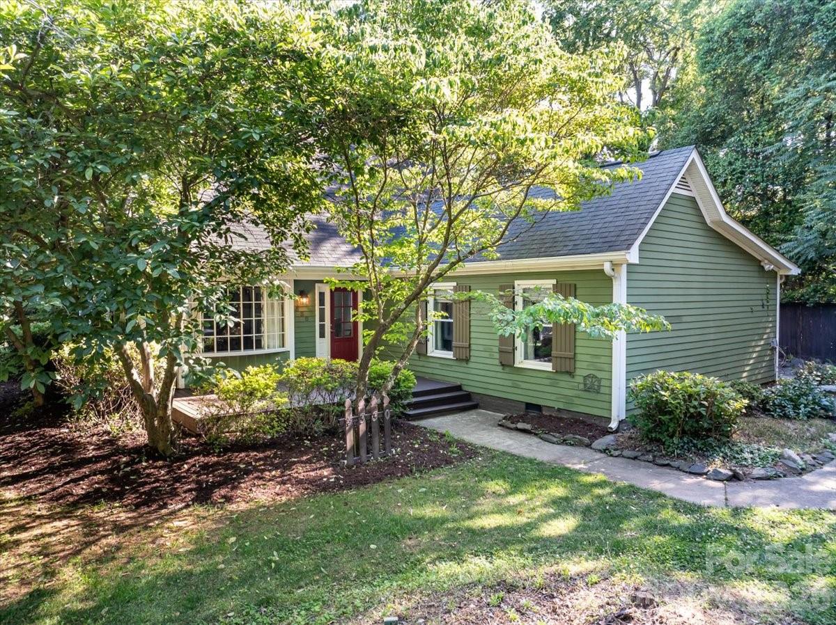 4330 Brookfield Drive, Charlotte, NC - photo 2 of 49