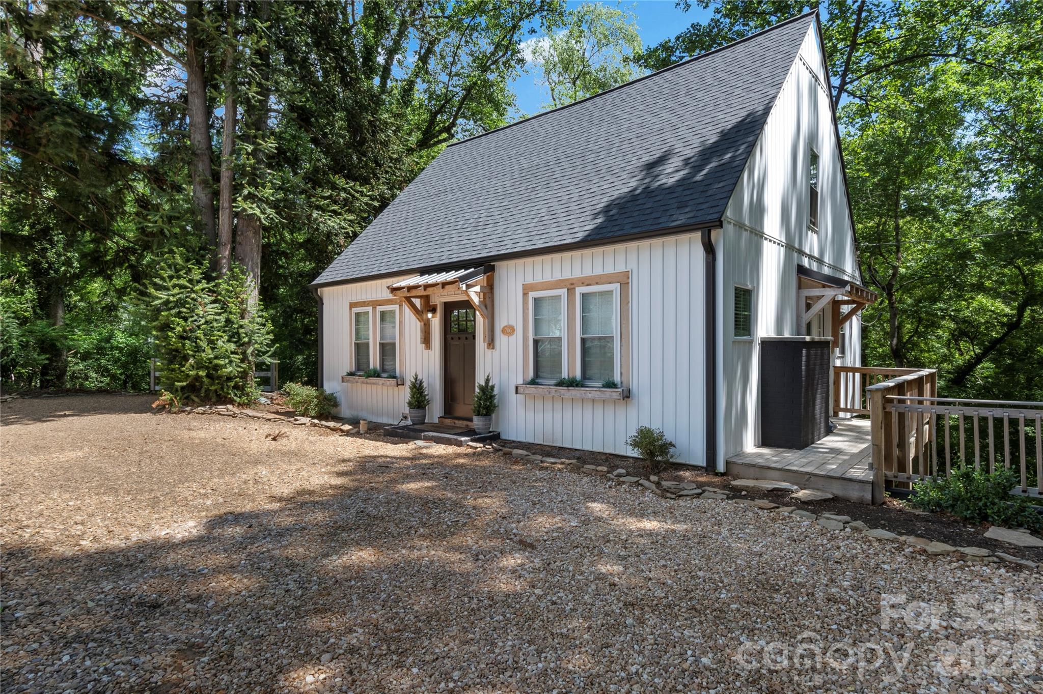 706 Elk Spur Street, Elkin, NC - photo 3 of 34