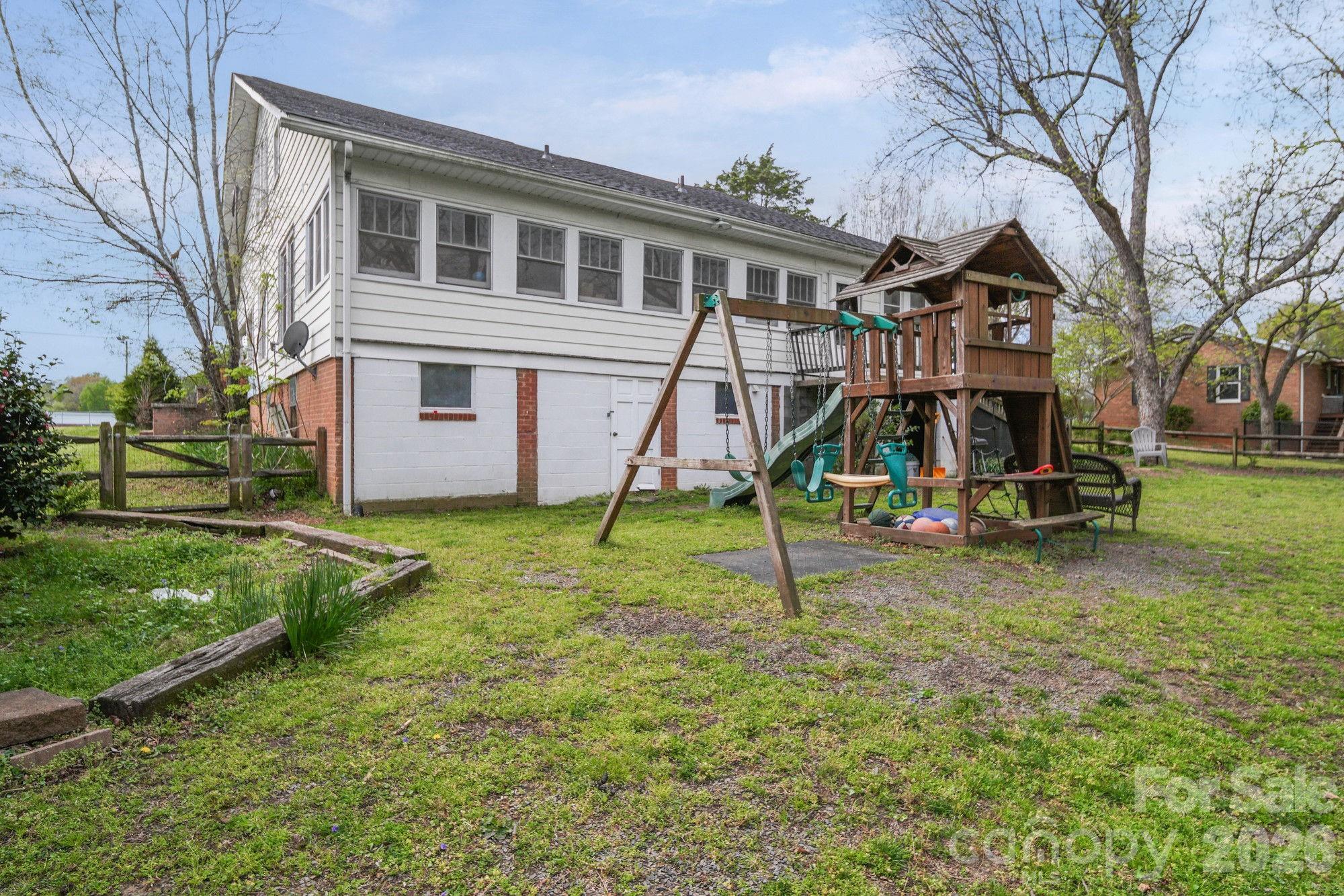 333 N Main Street, Mount Pleasant, NC - photo 4 of 28