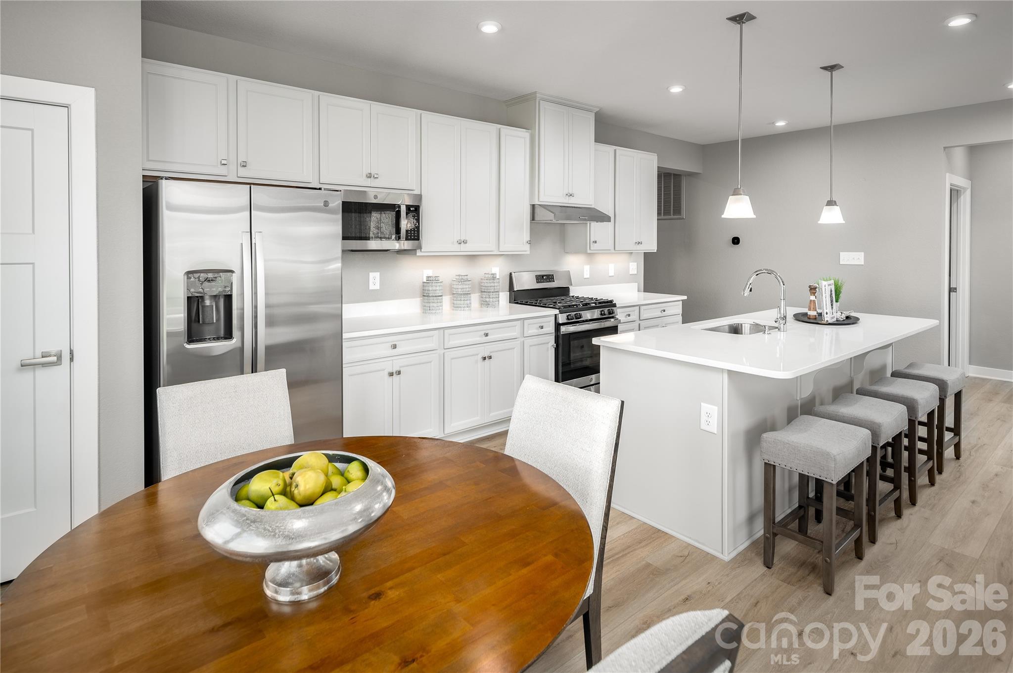 Photo 4 of 921 Heathway Drive, Charlotte, NC