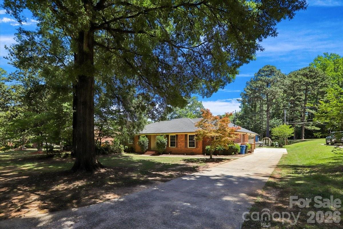 13507 Four Oaks Lane, Matthews, NC - photo 2 of 37