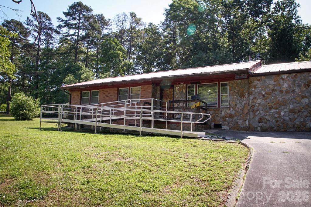 905 S 10th Street, Bessemer City, NC - photo 8 of 40