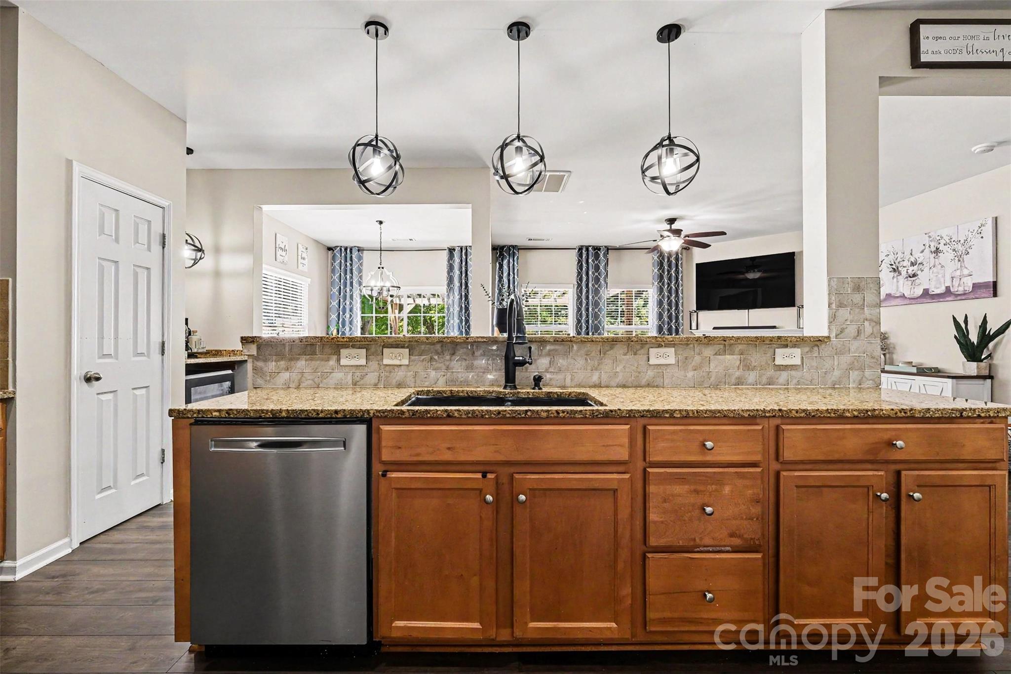 10103 Caldwell Forest Drive, Charlotte, NC - photo 8 of 35