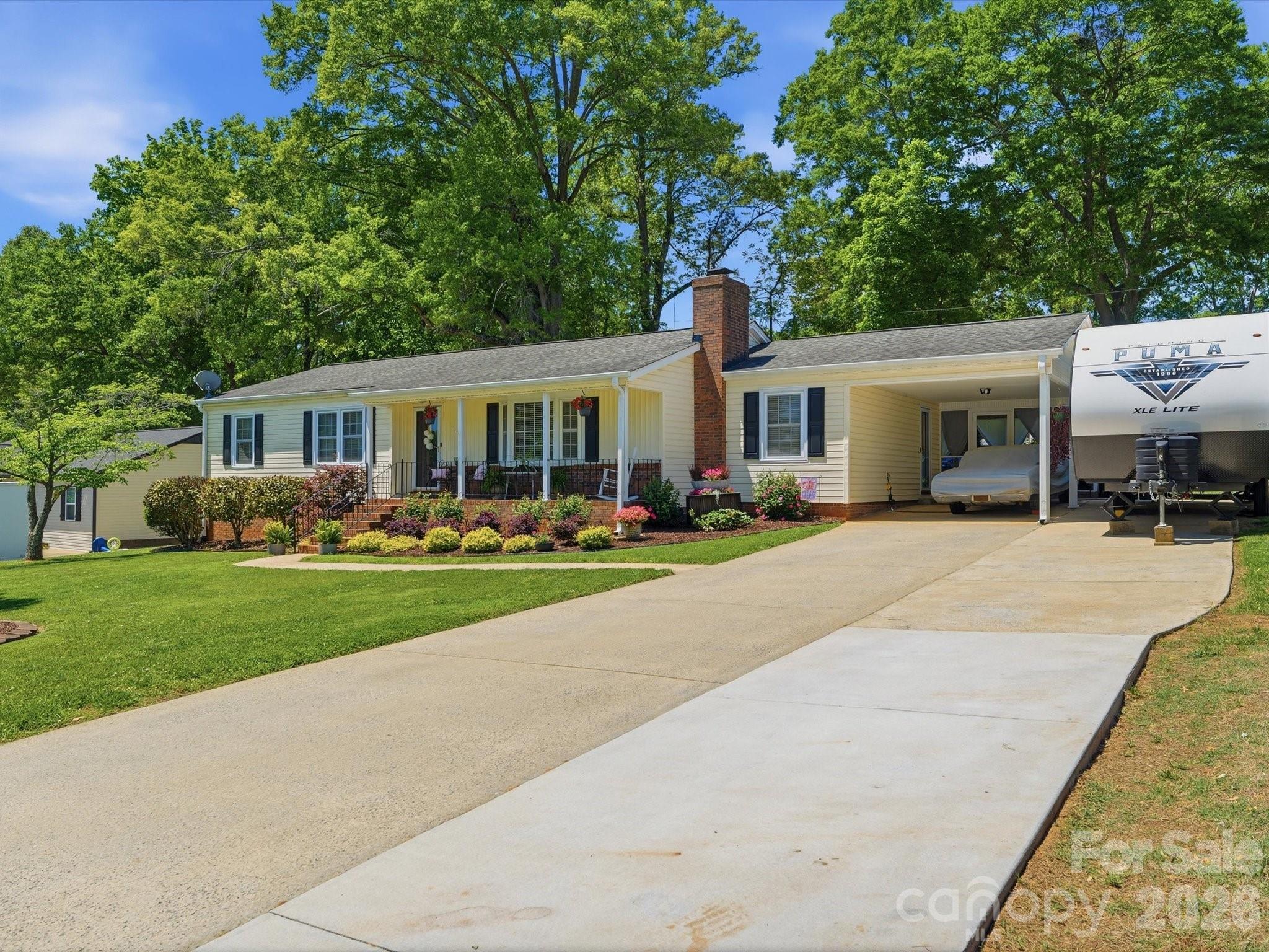 Photo 3 of 217 Hughey Drive, Gastonia, NC