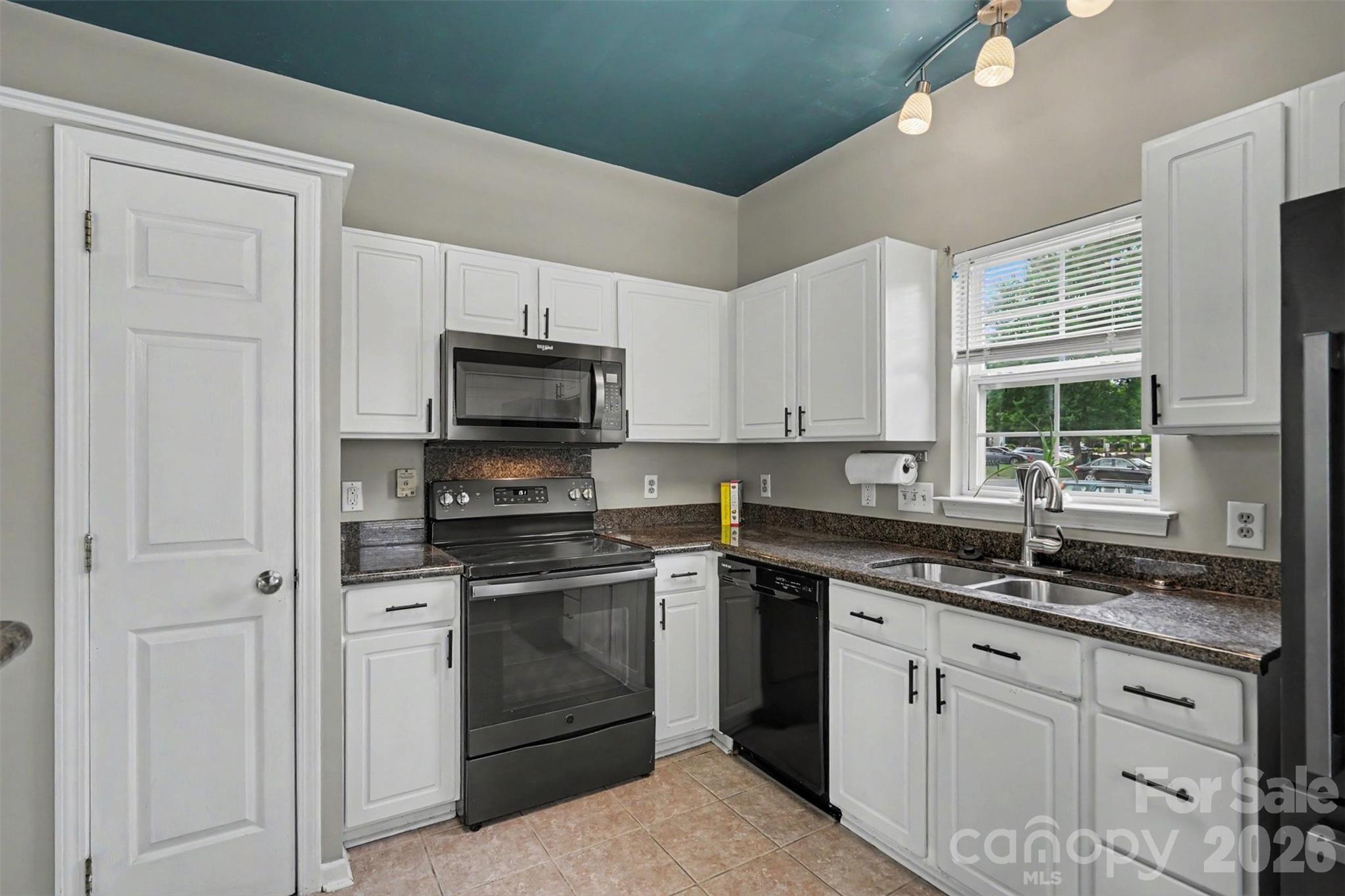Photo 7 of 8917 Cinnabay Drive, Charlotte, NC