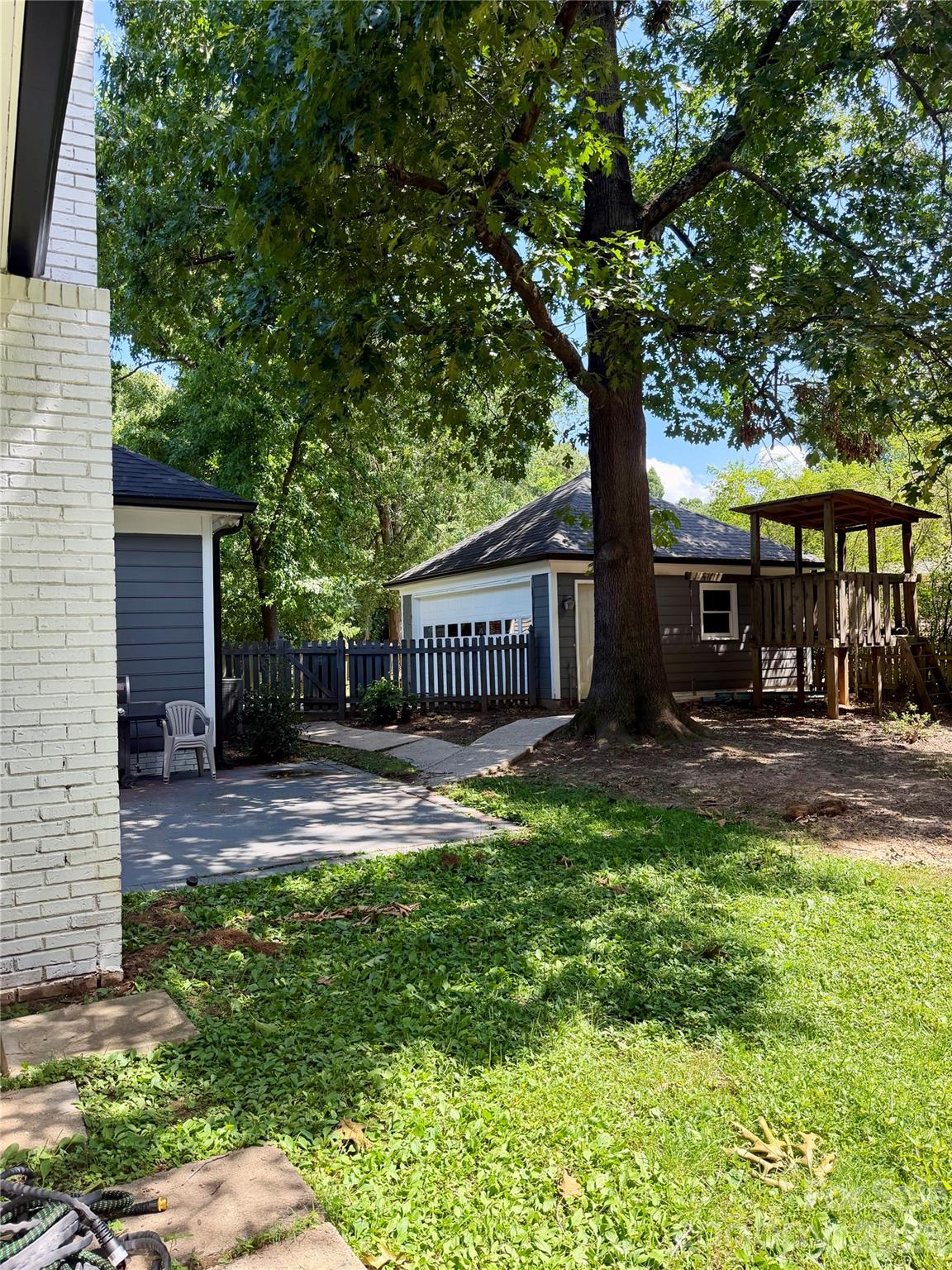 Photo 8 of 4015 Thistledown Court8, Charlotte, NC