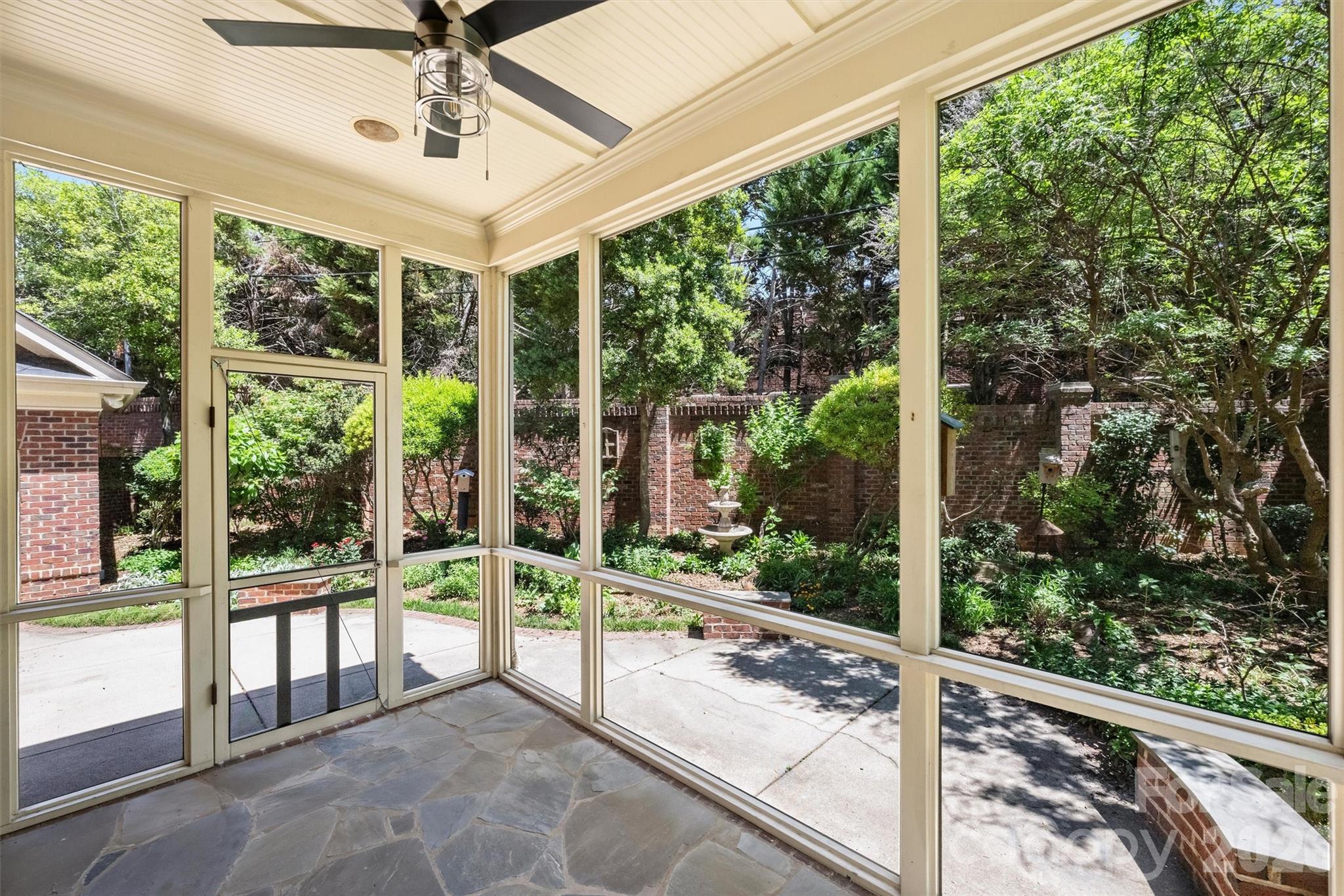Photo 34 of 1115 S Kings Drive, Charlotte, NC
