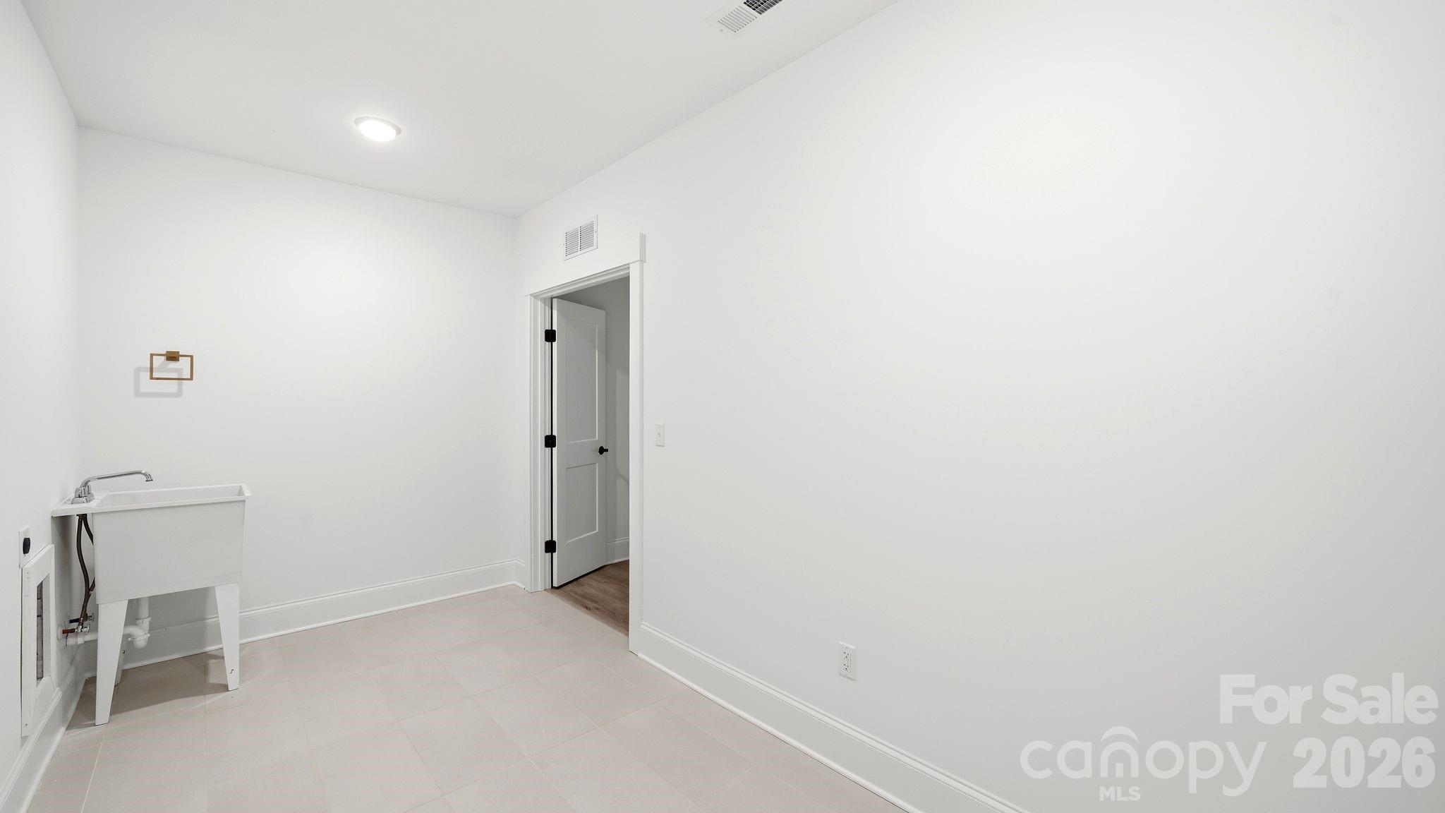 825 Breezewood Drive, Charlotte, NC - photo 31 of 48