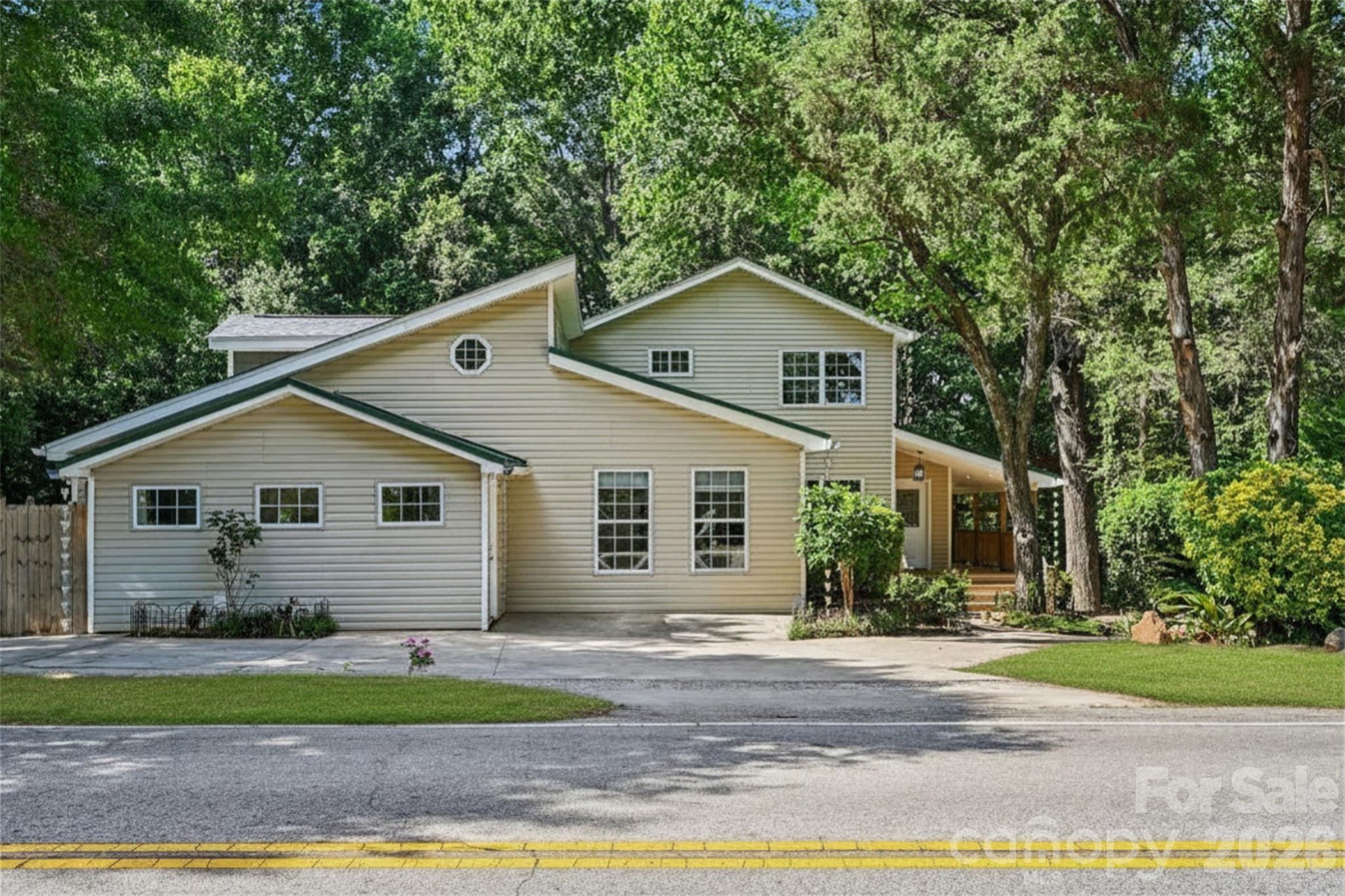 Photo 2 of 1516 Hensley Road, Fort Mill, SC