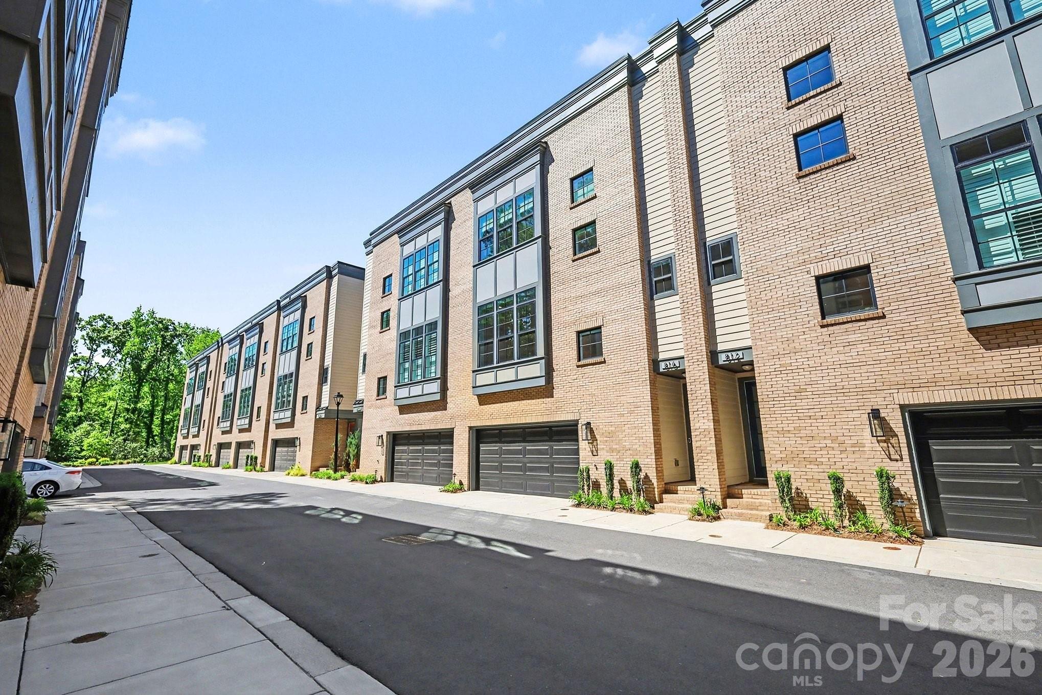 Photo 3 of 816 Madison Glen Lane, Charlotte, NC