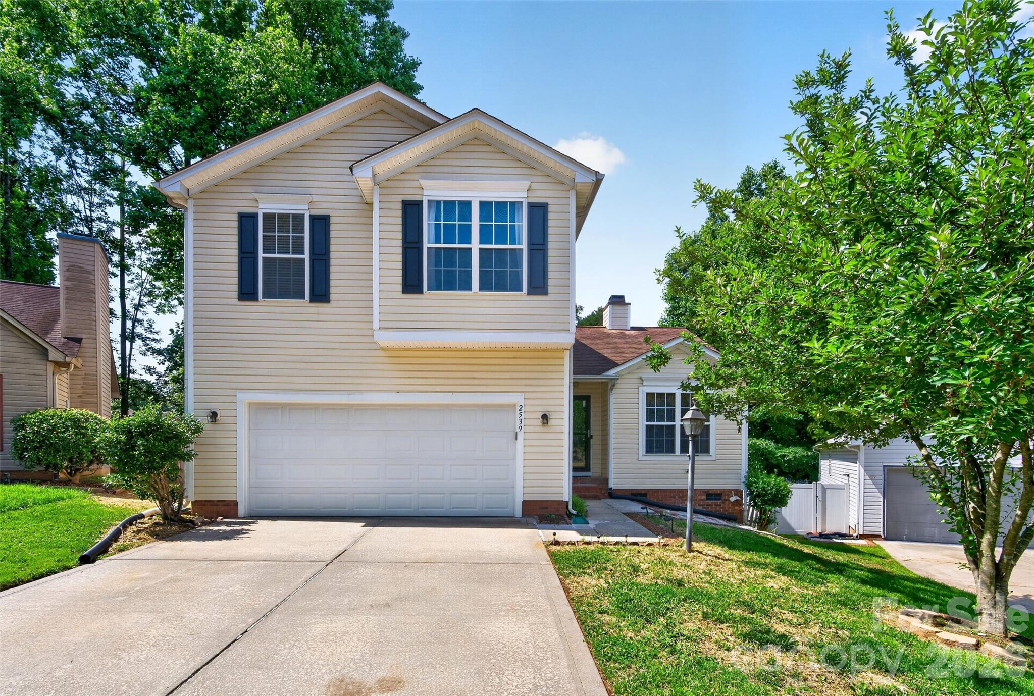 Home for sale at 2539 Thornfield Road, Charlotte, NC — photo 1 of 45
