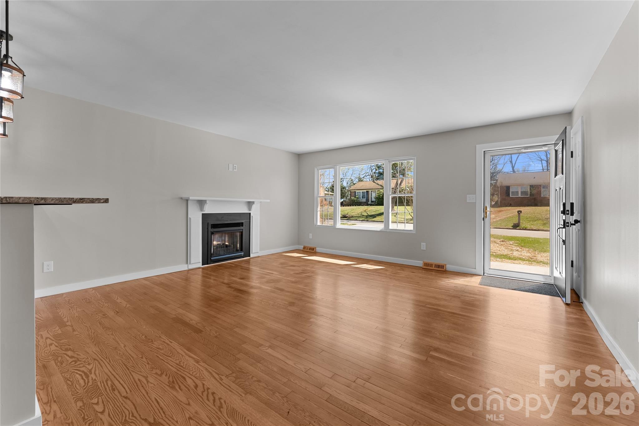 88 Skyview Terrace, Asheville, NC - photo 4 of 35
