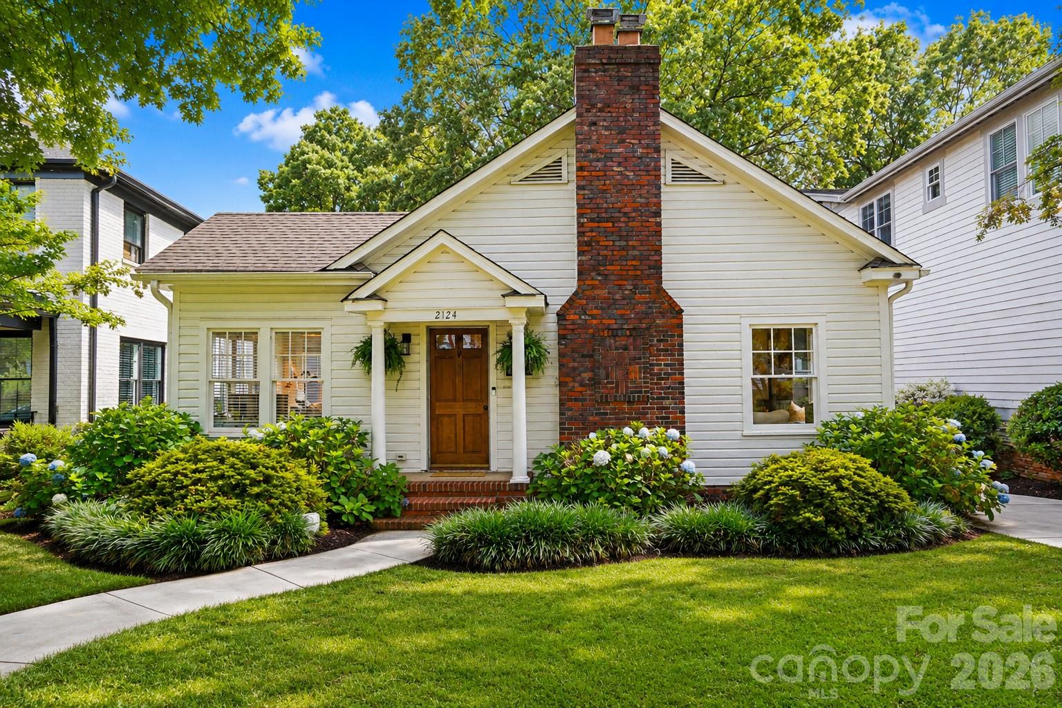 Home for sale at 2124 Lombardy Circle, Charlotte, NC — photo 1 of 28